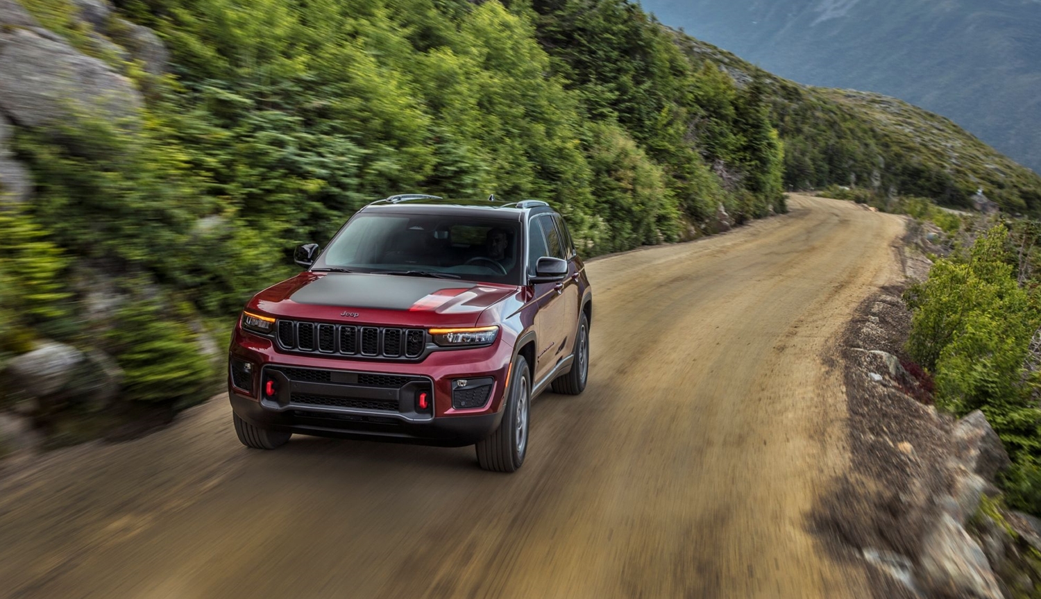 Novo Grand Cherokee apresentado com versão híbrida