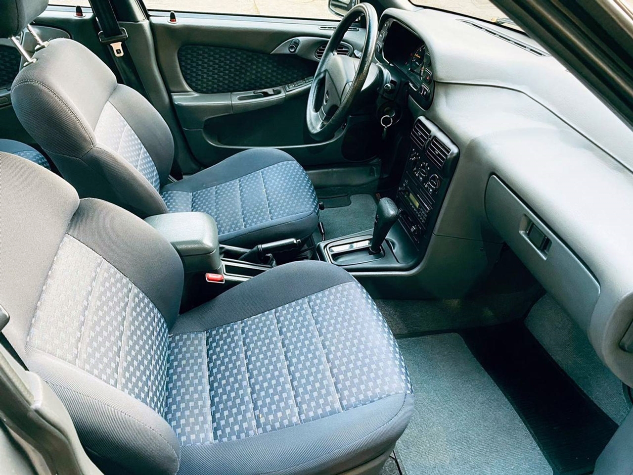 Achei na Webmotors: Daewoo Espero e seu motor GM