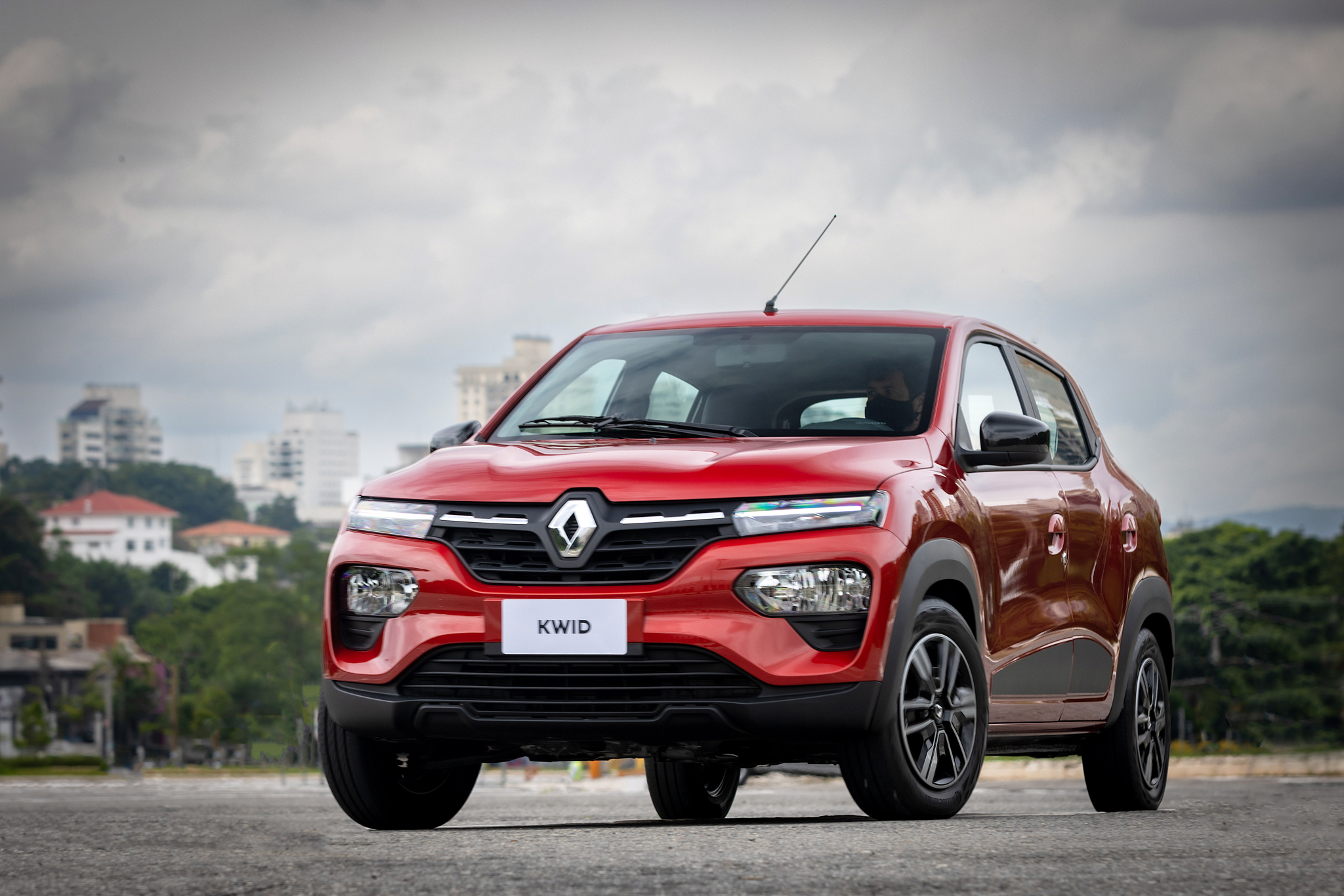 Novo Renault Kwid retoca o visual e fica ainda mais econômico