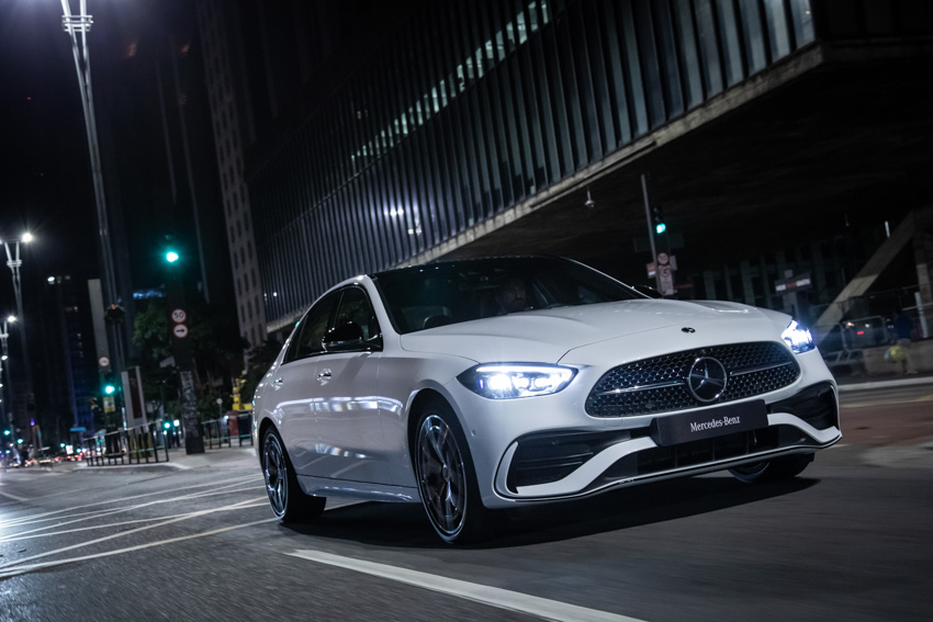 Novo Mercedes-Benz C 300 é páreo para o Série 3?