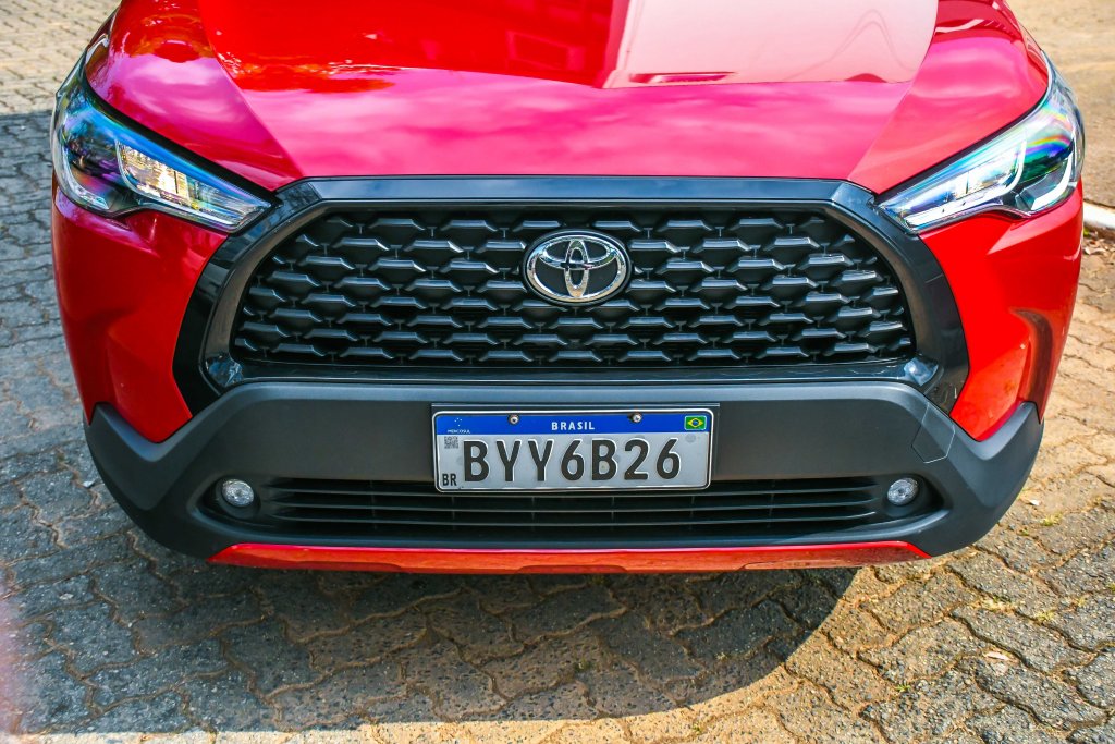 Picape Toyota Hilux ganha nova versão SRX Limited