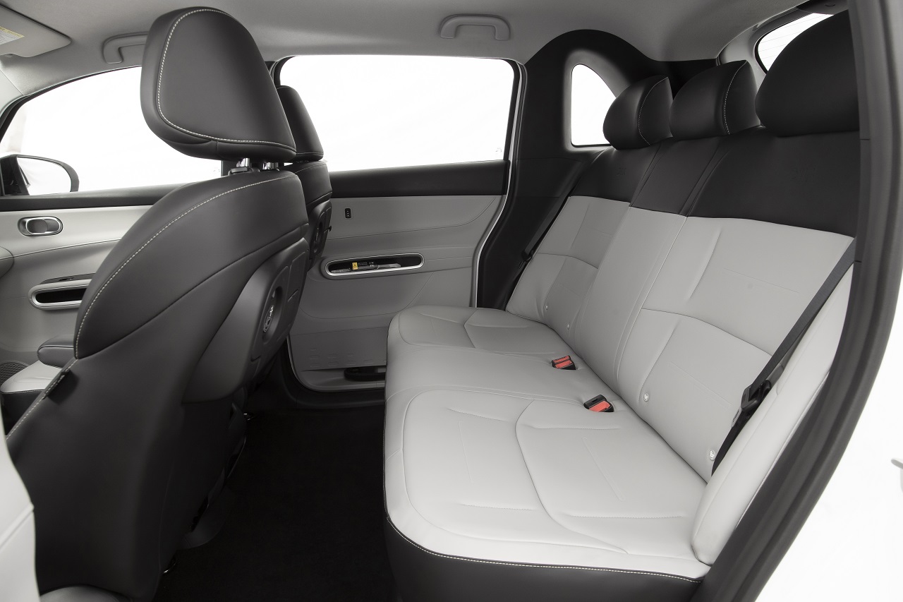 BYD lança minivan elétrica D1 EV no Brasil