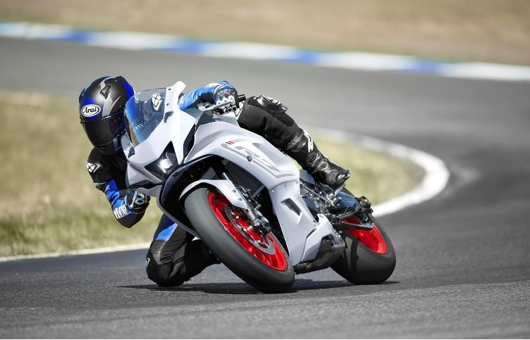 Yamaha R3 e R7 2023 são lançadas nos Estados Unidos