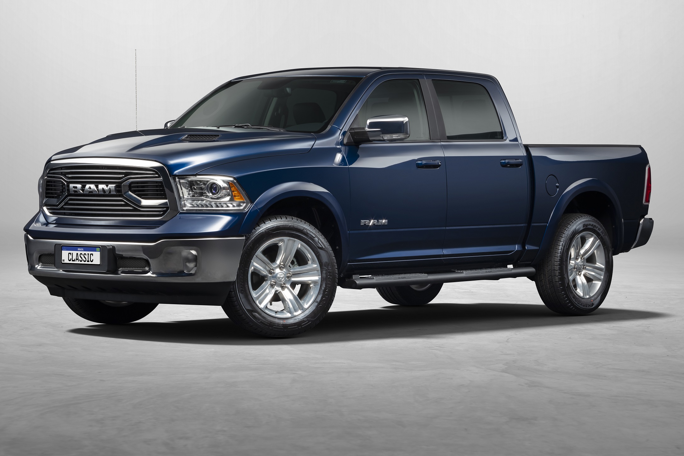 RAM Classic chega para brigar com picapes médias