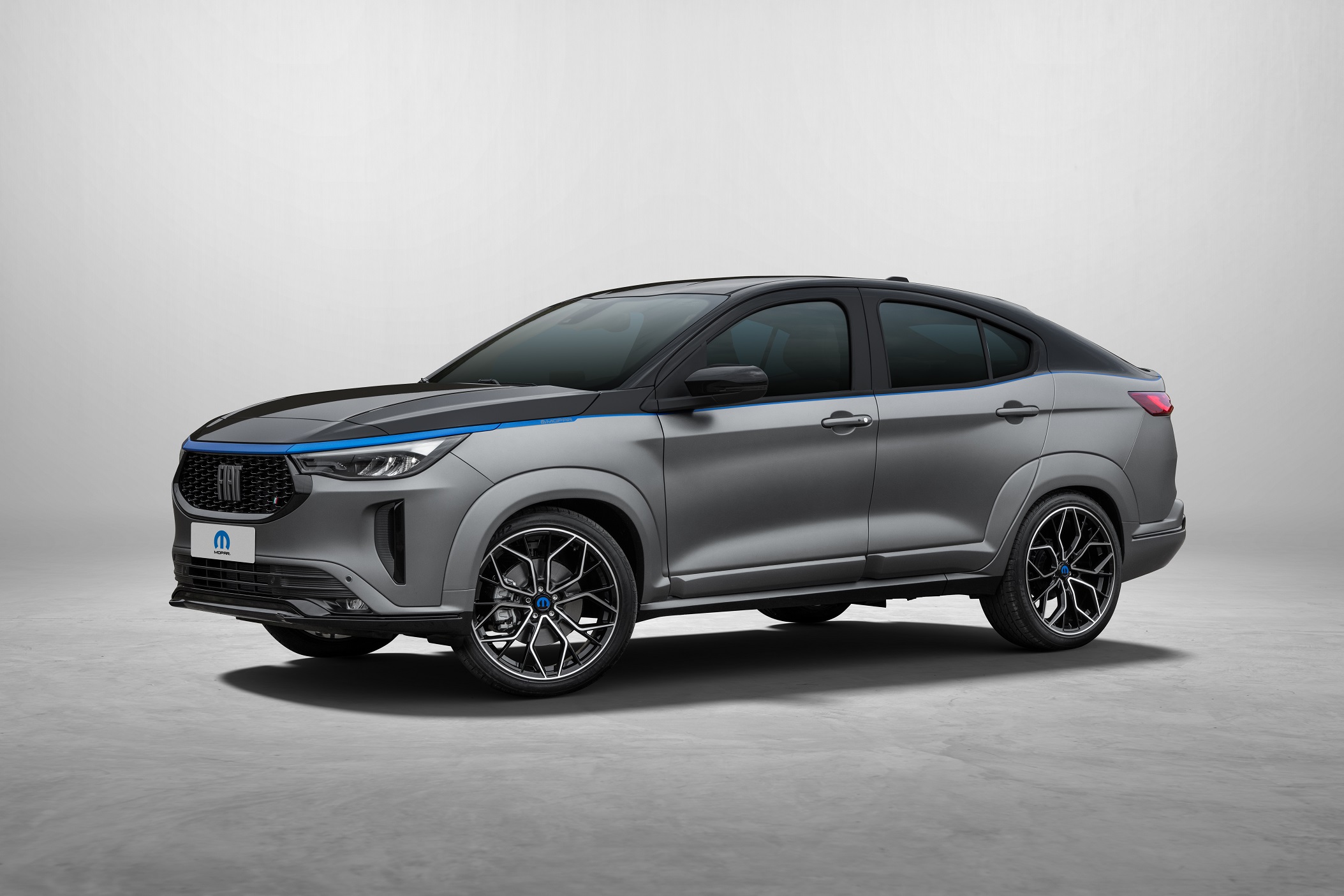 Fiat apresenta Fastback customizado pela Mopar