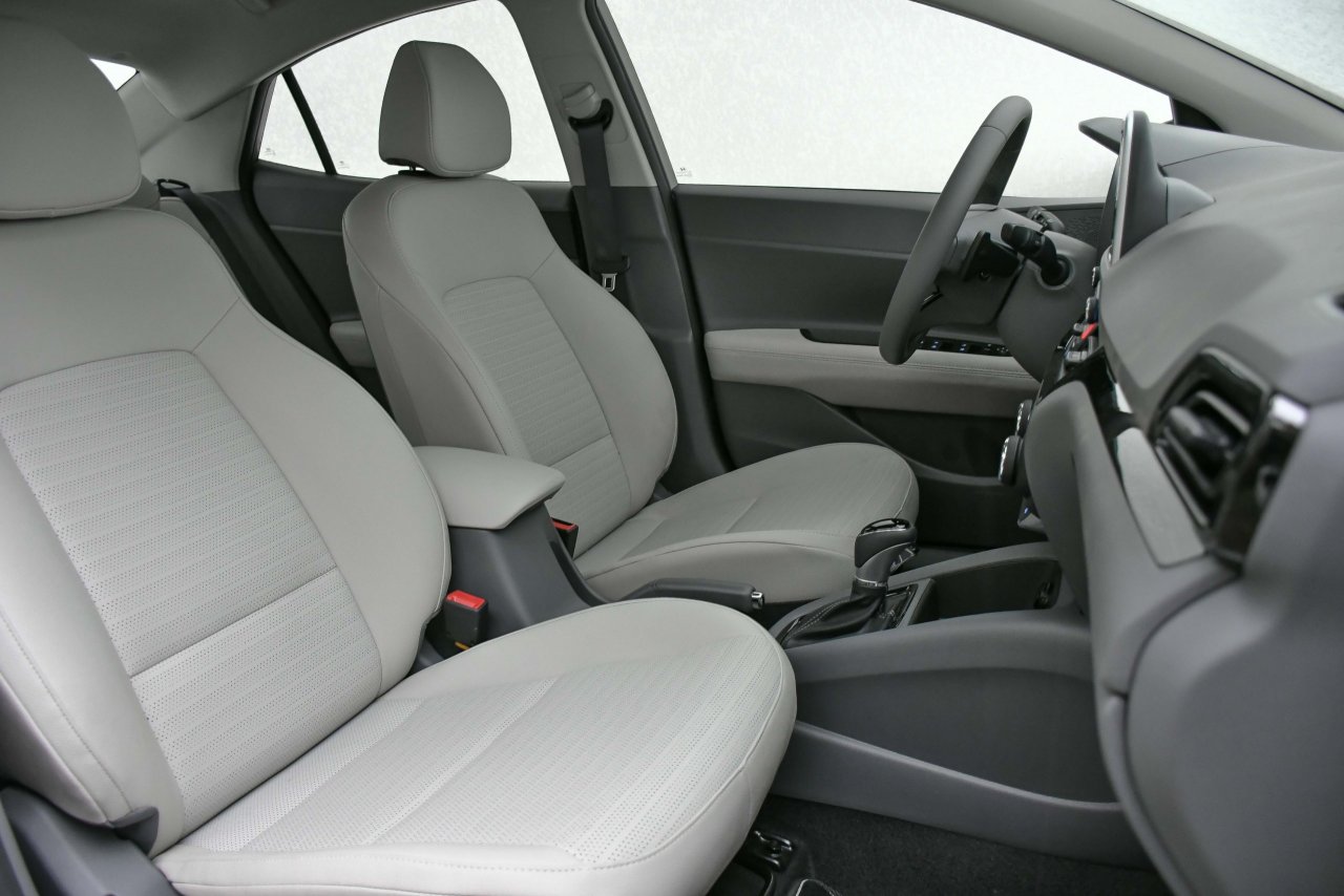 HB20S Platinum Plus agrada (também) pelo visual