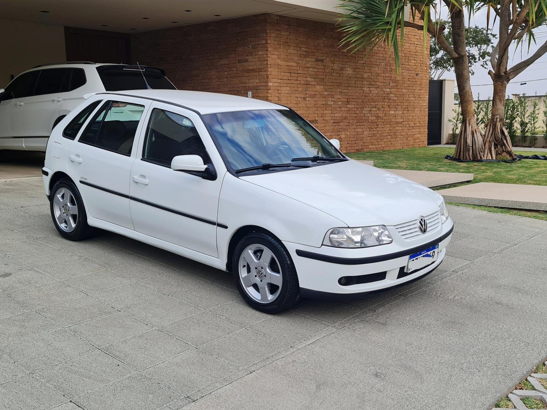 Volkswagen Gol: cinco carros bacanas na Webmotors
