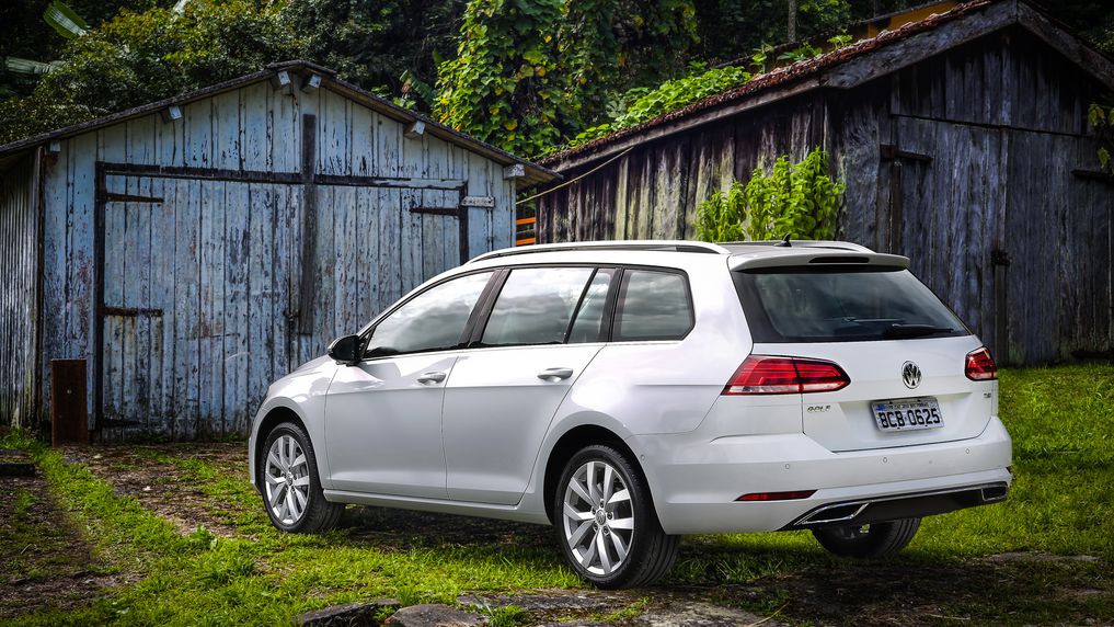 Usado Novo: Golf Variant com preço de hatch