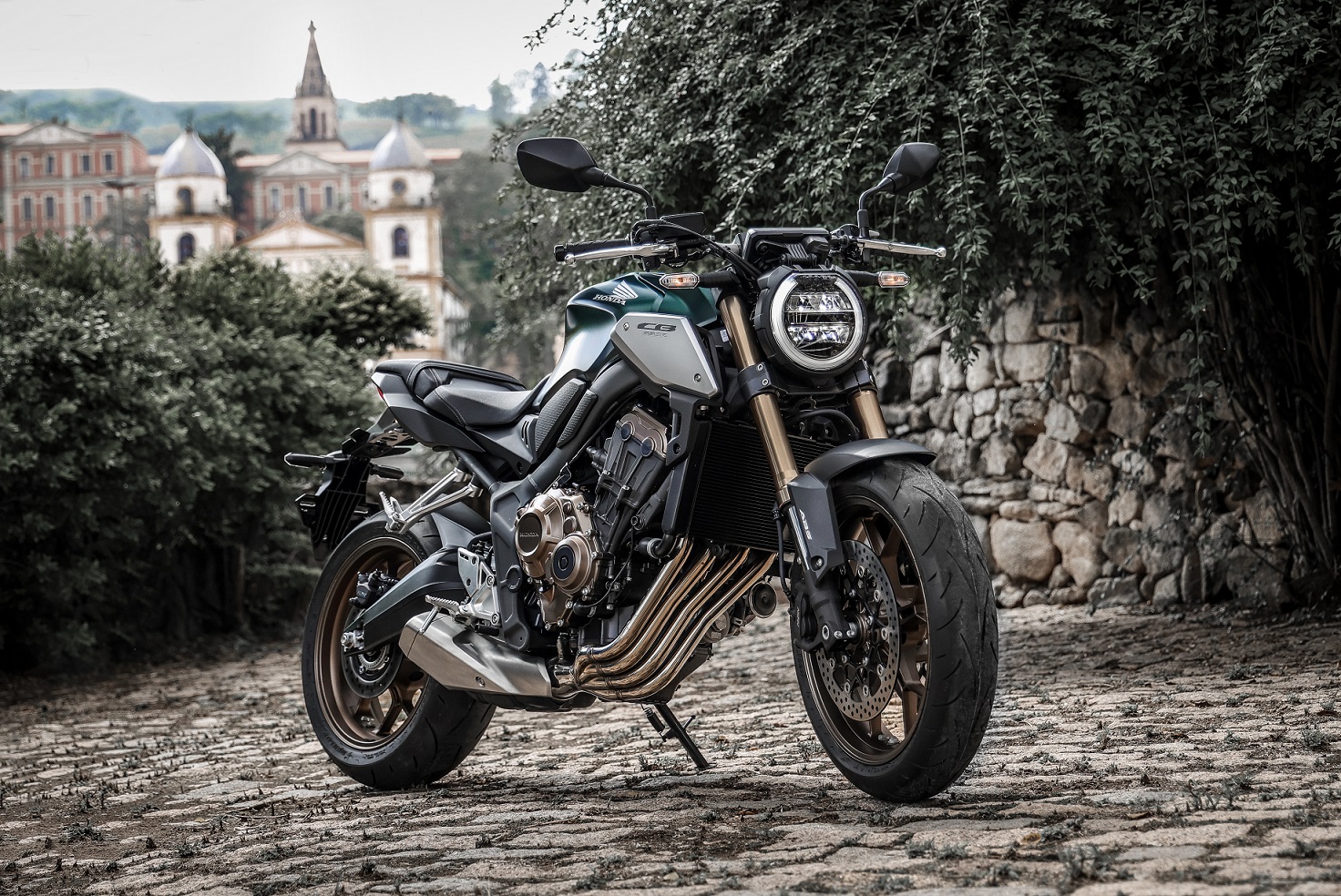 Honda CB 650R chega à linha 2023 com nova cor