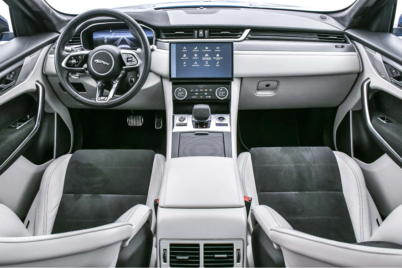 Jaguar F-Pace SVR: SUV, mas com alma de esportivo