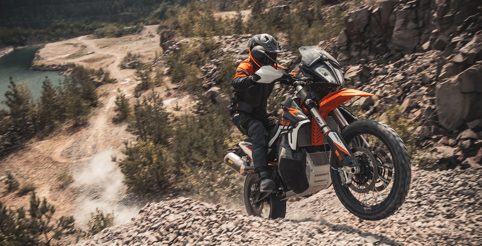 KTM 890 R já está à venda no Brasil
