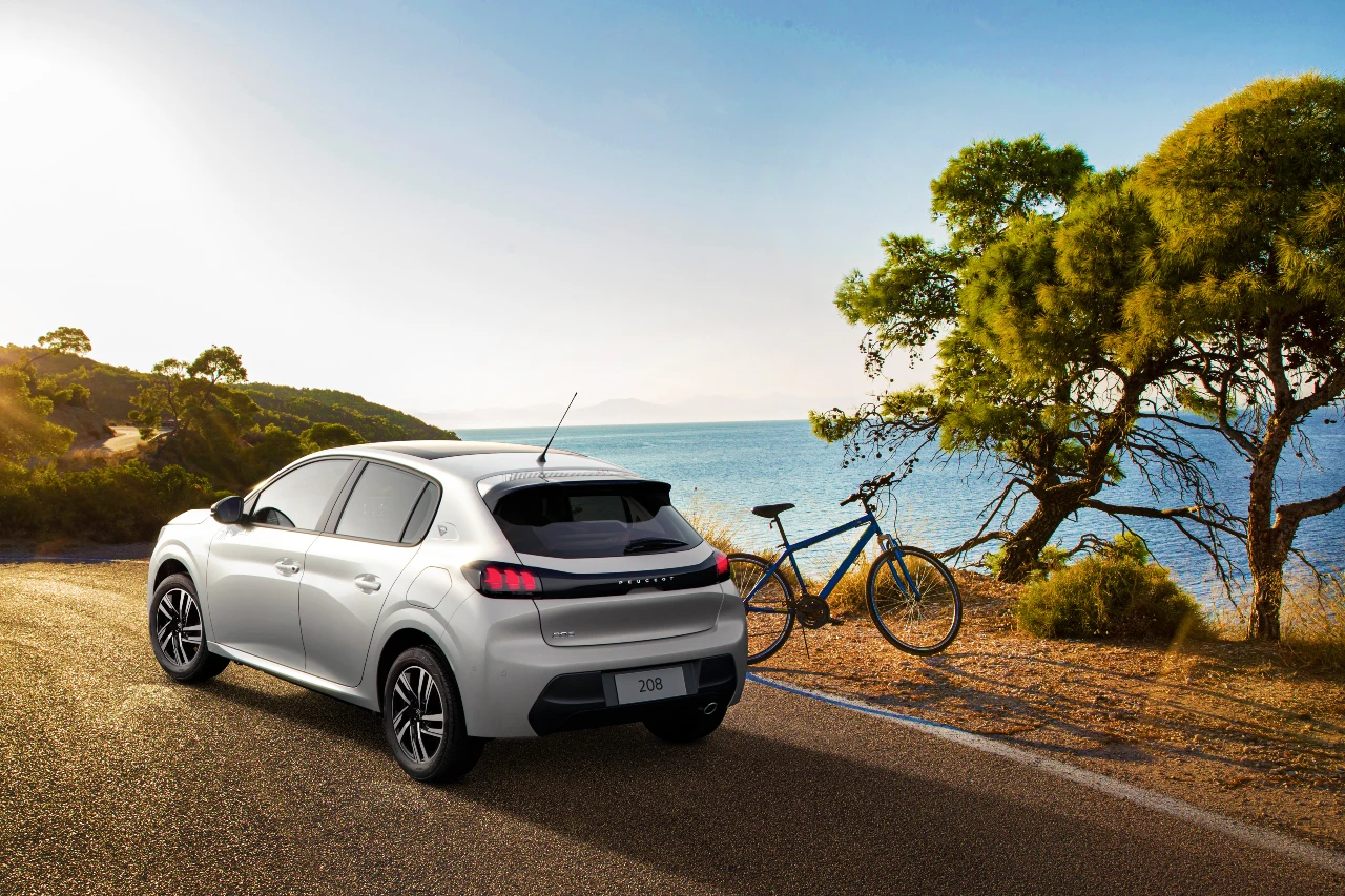 Peugeot 208 e 2008 ganham série especial Roadtrip