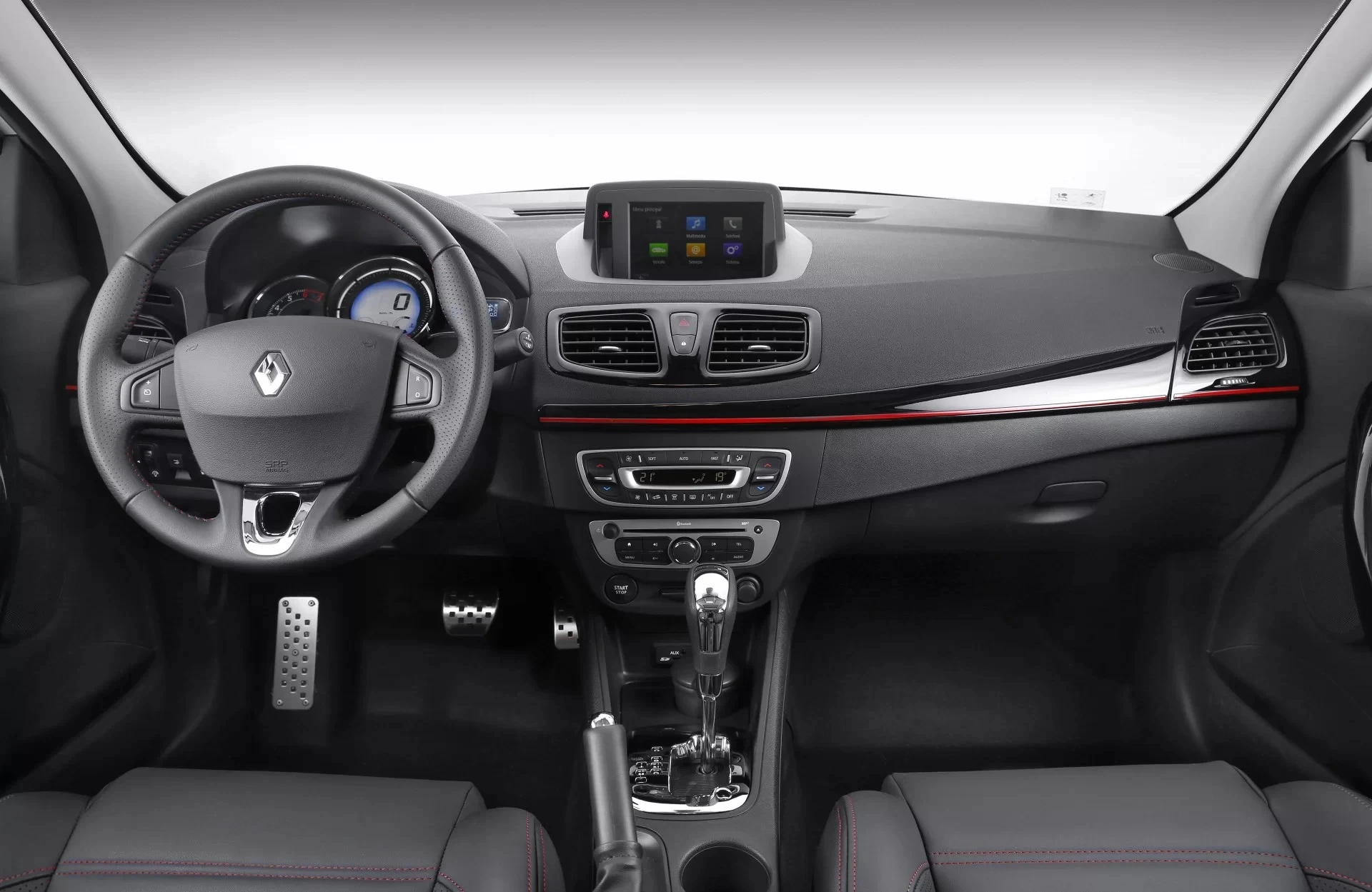 Usado novo: o injustiçado Renault Fluence | Webmotors