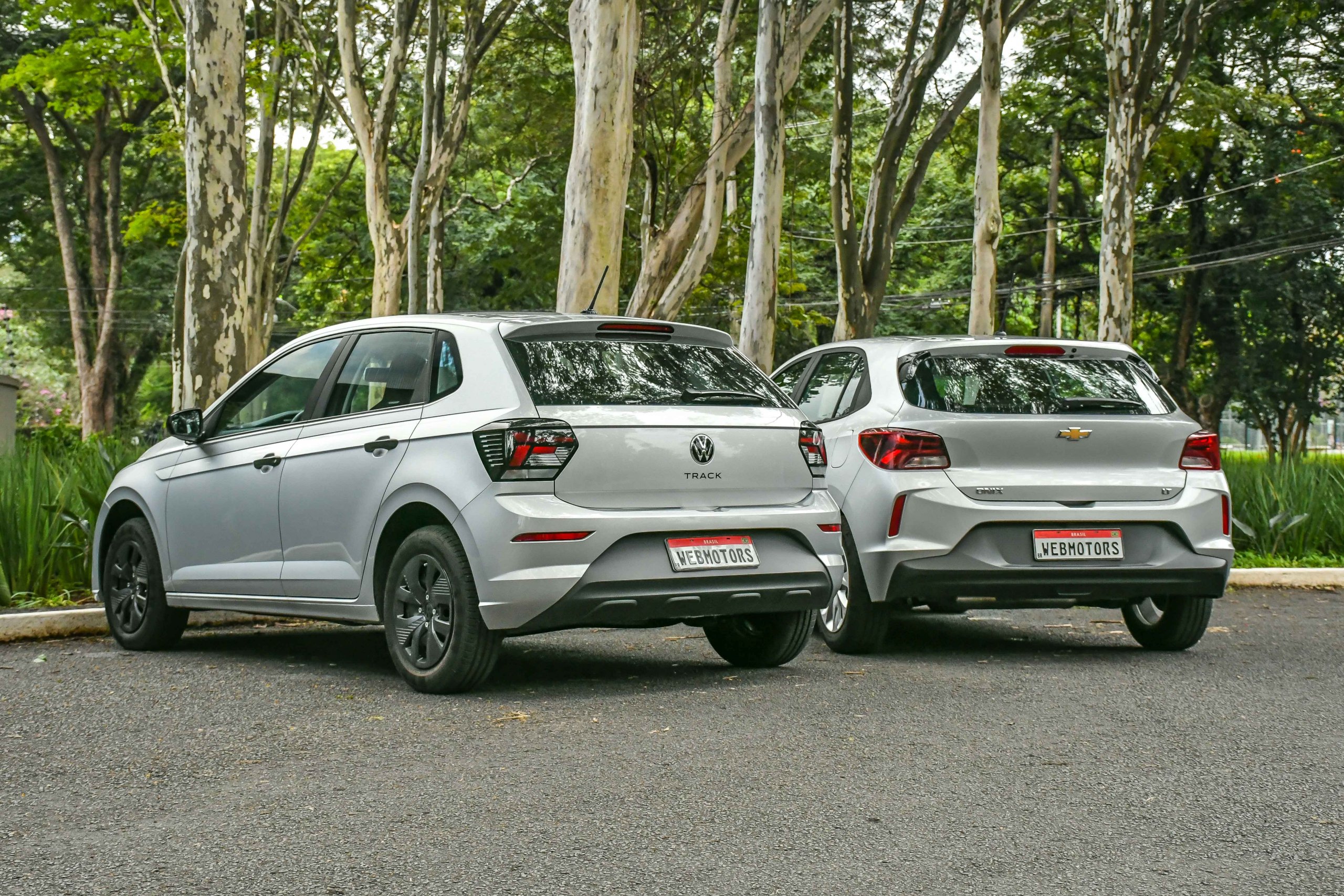 VW Polo Track vs. Chevrolet Onix: qual você leva?