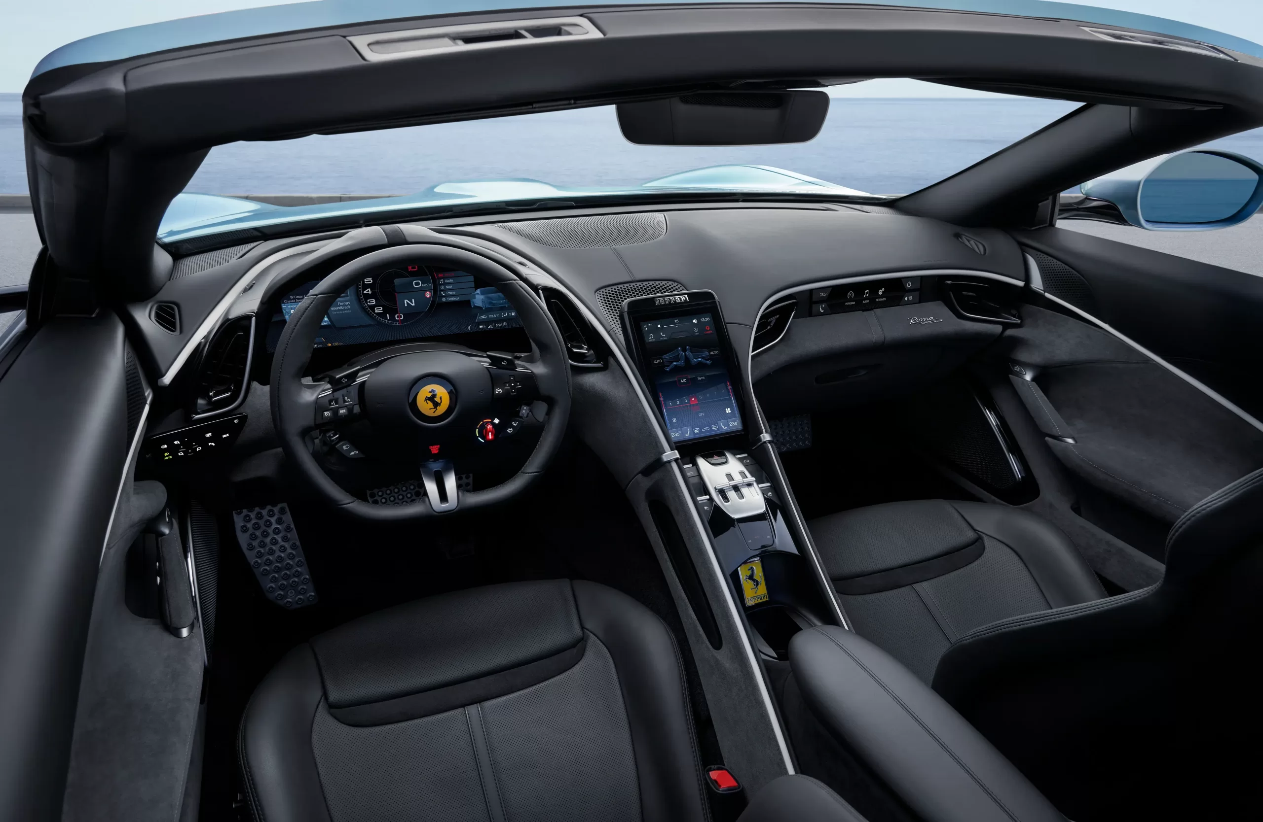 Ferrari Roma Spider chega com motor V8 de 620 cv