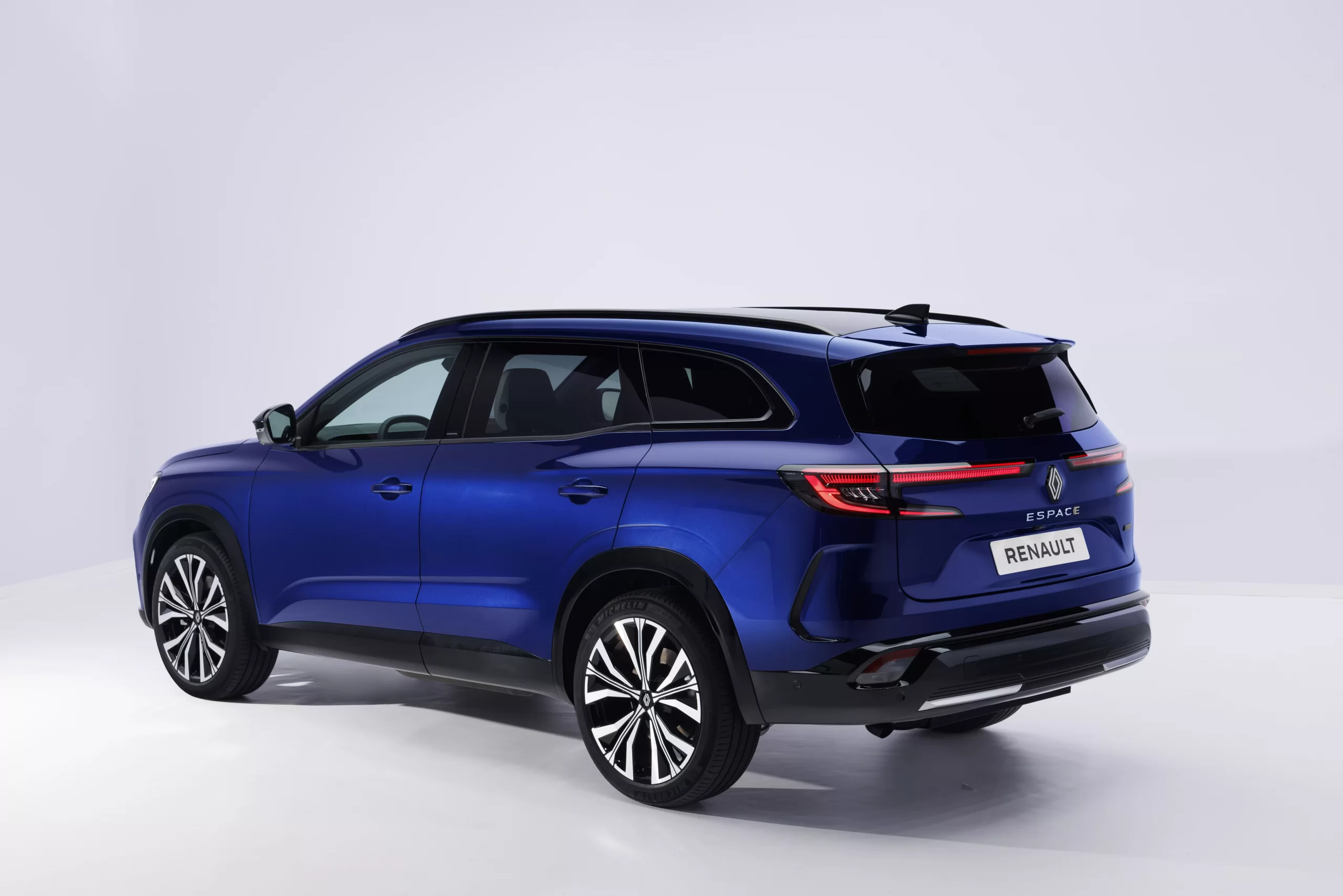 Renault Espace vira SUV com porte de Jeep Commander