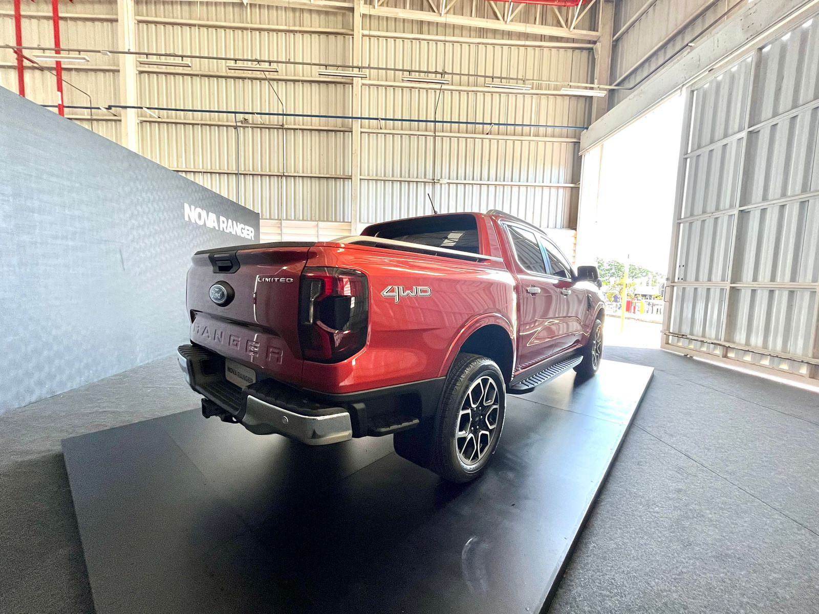 Ford Ranger de pertinho: conhecemos a nova picape!