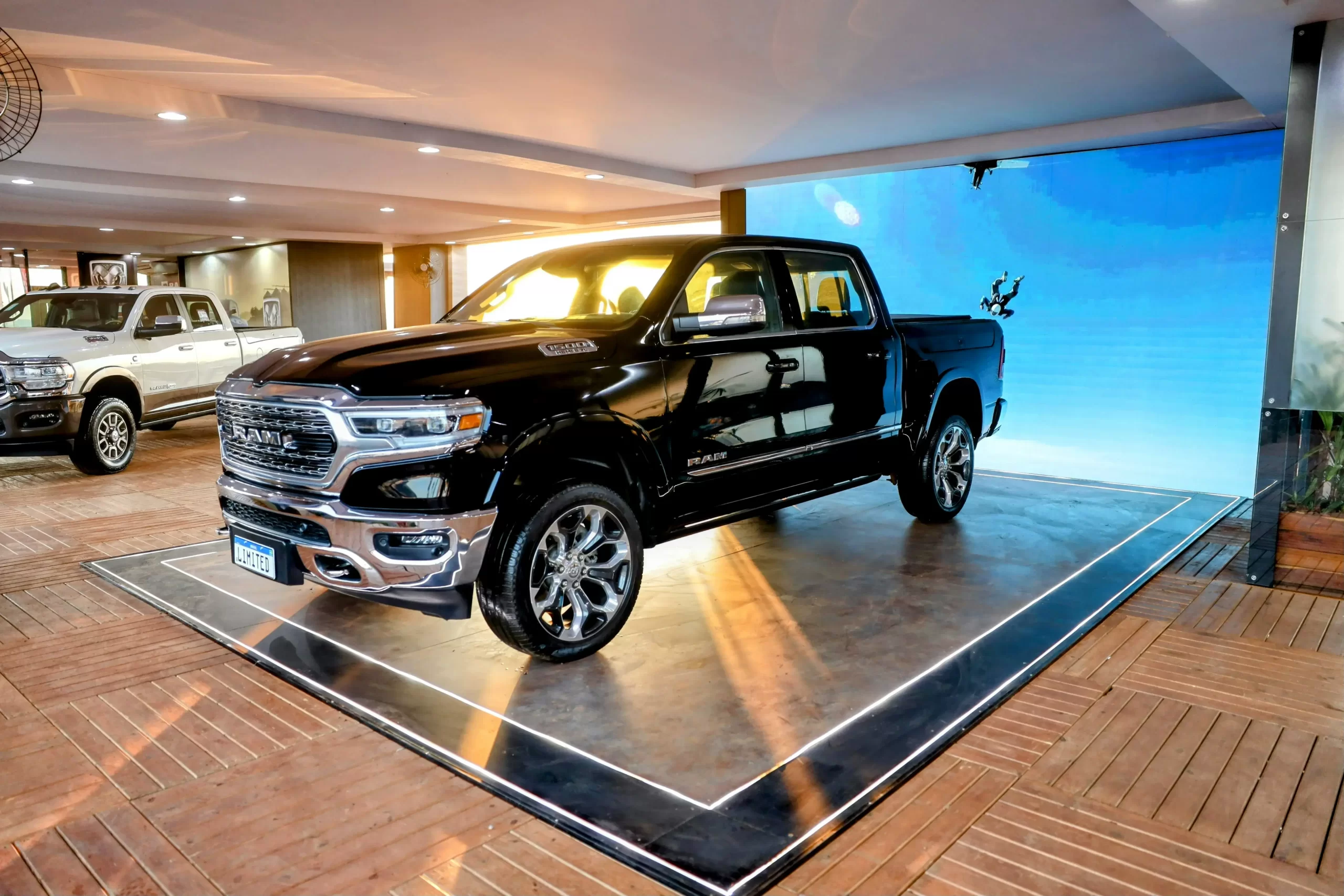Ram 1500 Limited 2023: motor, dimensões e itens de série | Webmotors