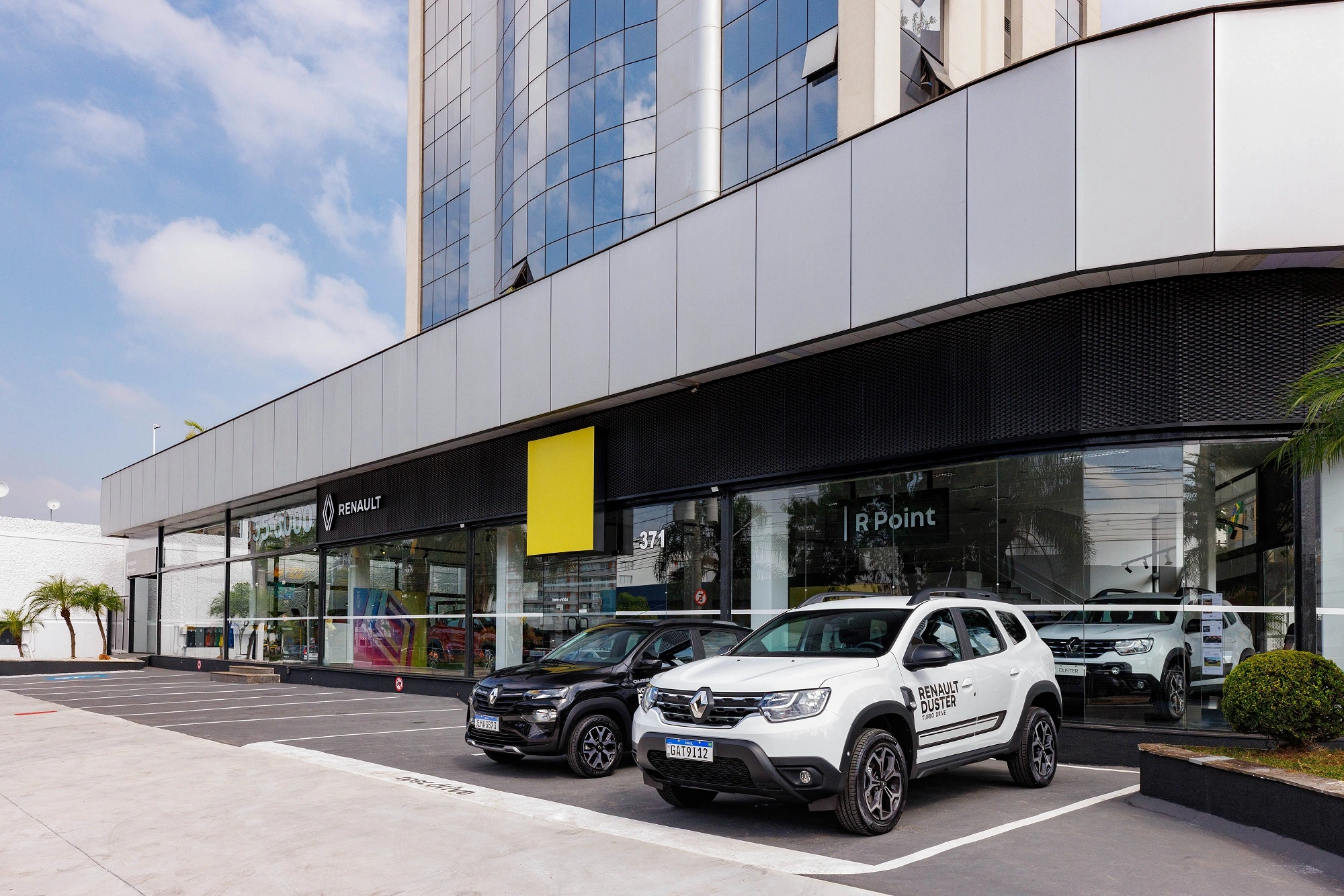 Renault tem nova concessionária 100% feminina em SP | Webmotors