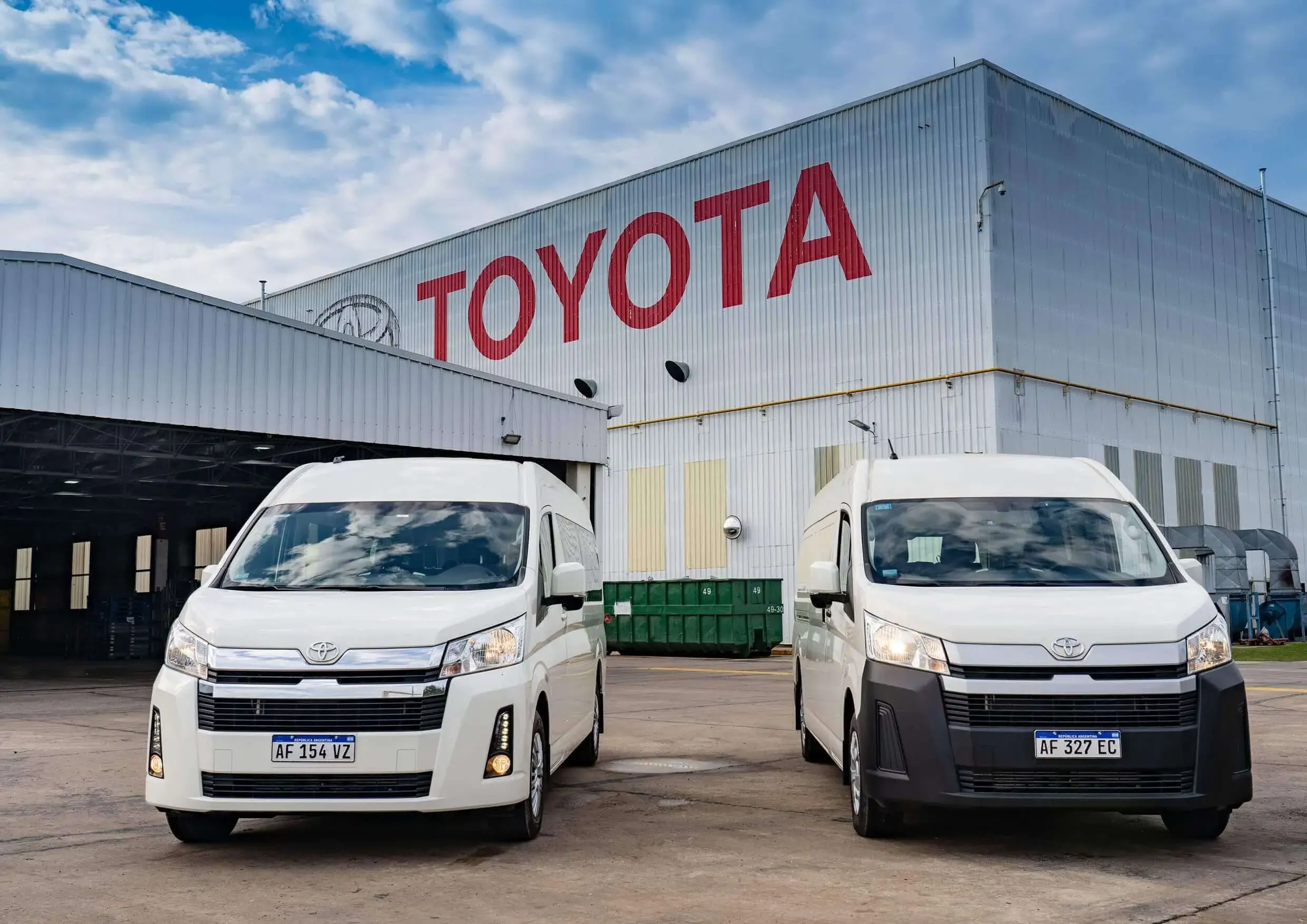 Toyota HiAce chega ao Brasil no 1º trimestre de 2024 para brigar com ...