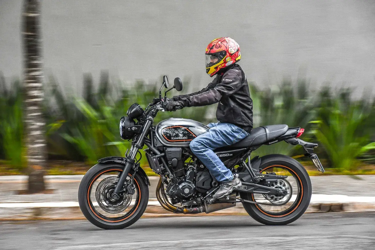 Kawasaki Z650RS: prazer sobre duas rodas | Webmotors