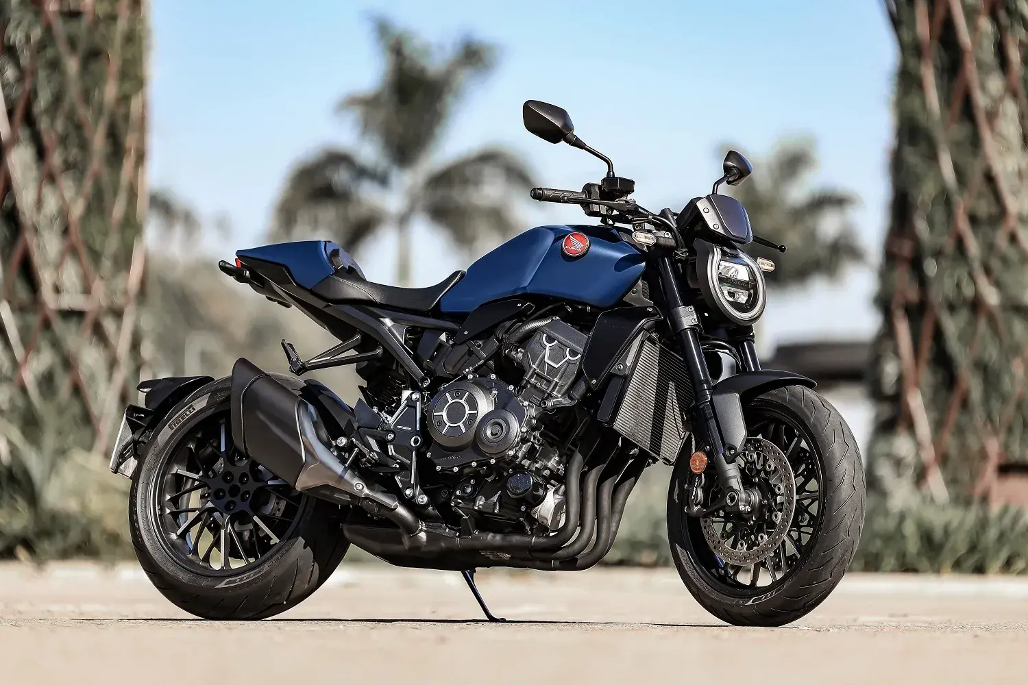 Honda CB 1000R ganha novas cores para 2024 | Webmotors Honda CB 1000R ganha novas cores para 2024 | Webmotors