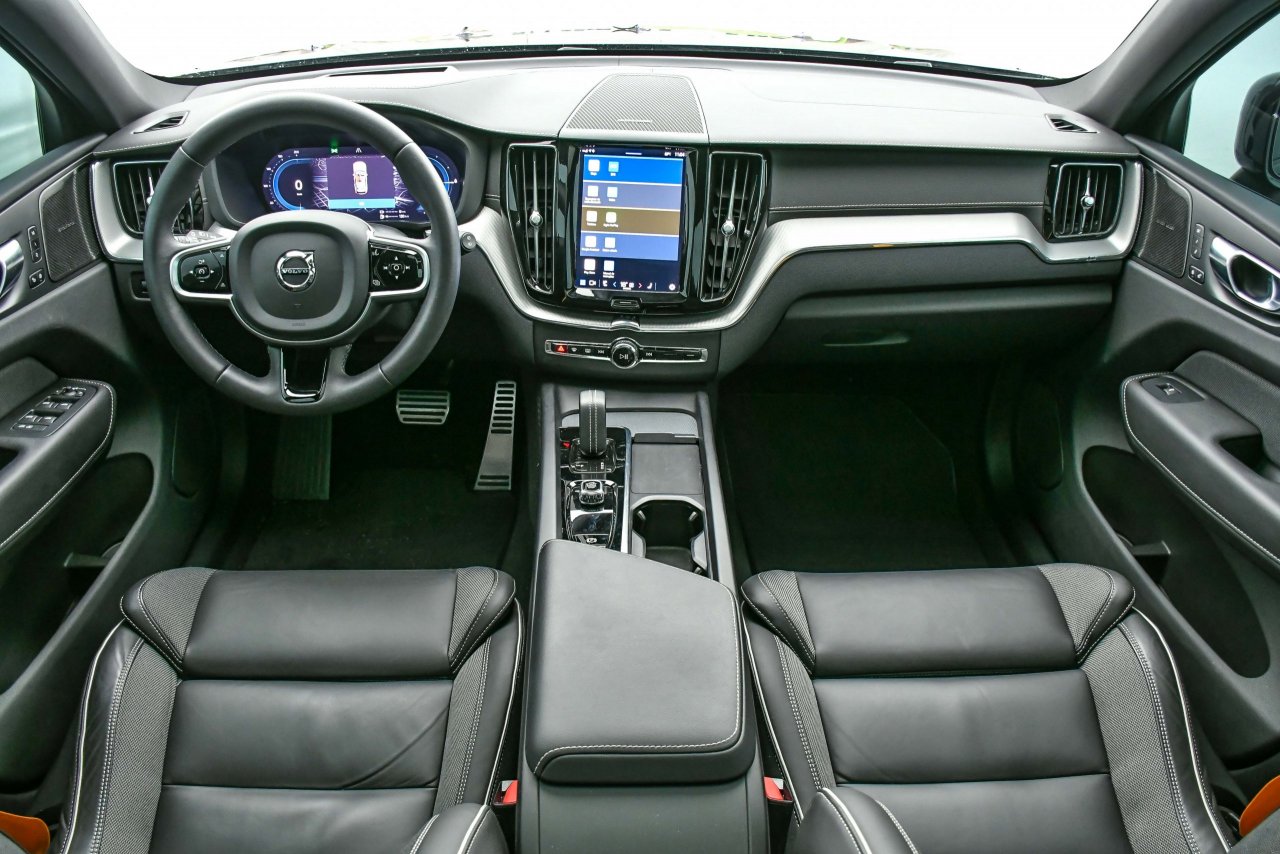 XC60 Polestar: um SUV esportivo e... econômico?