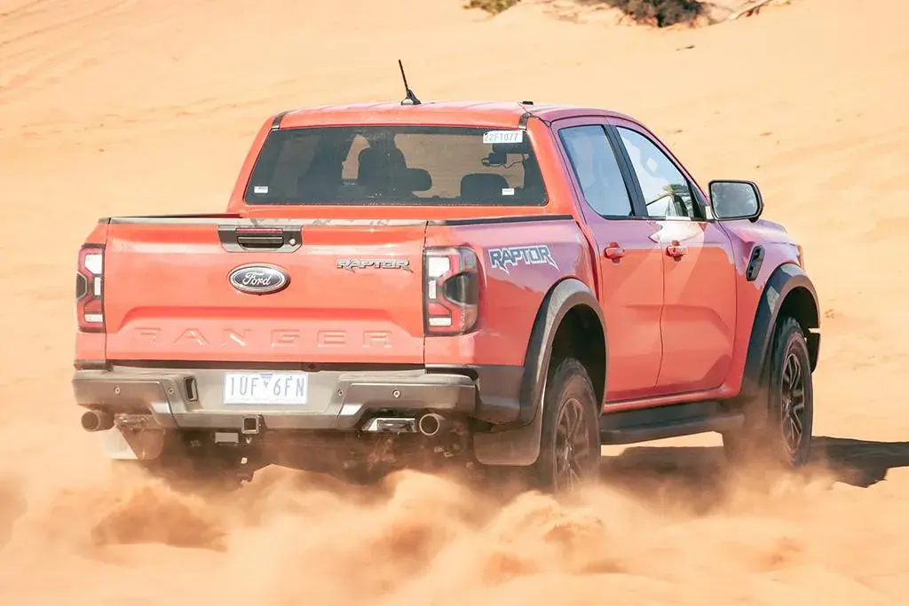 Ford Ranger Raptor é uma superpicape off-road? Testamos | Webmotors
