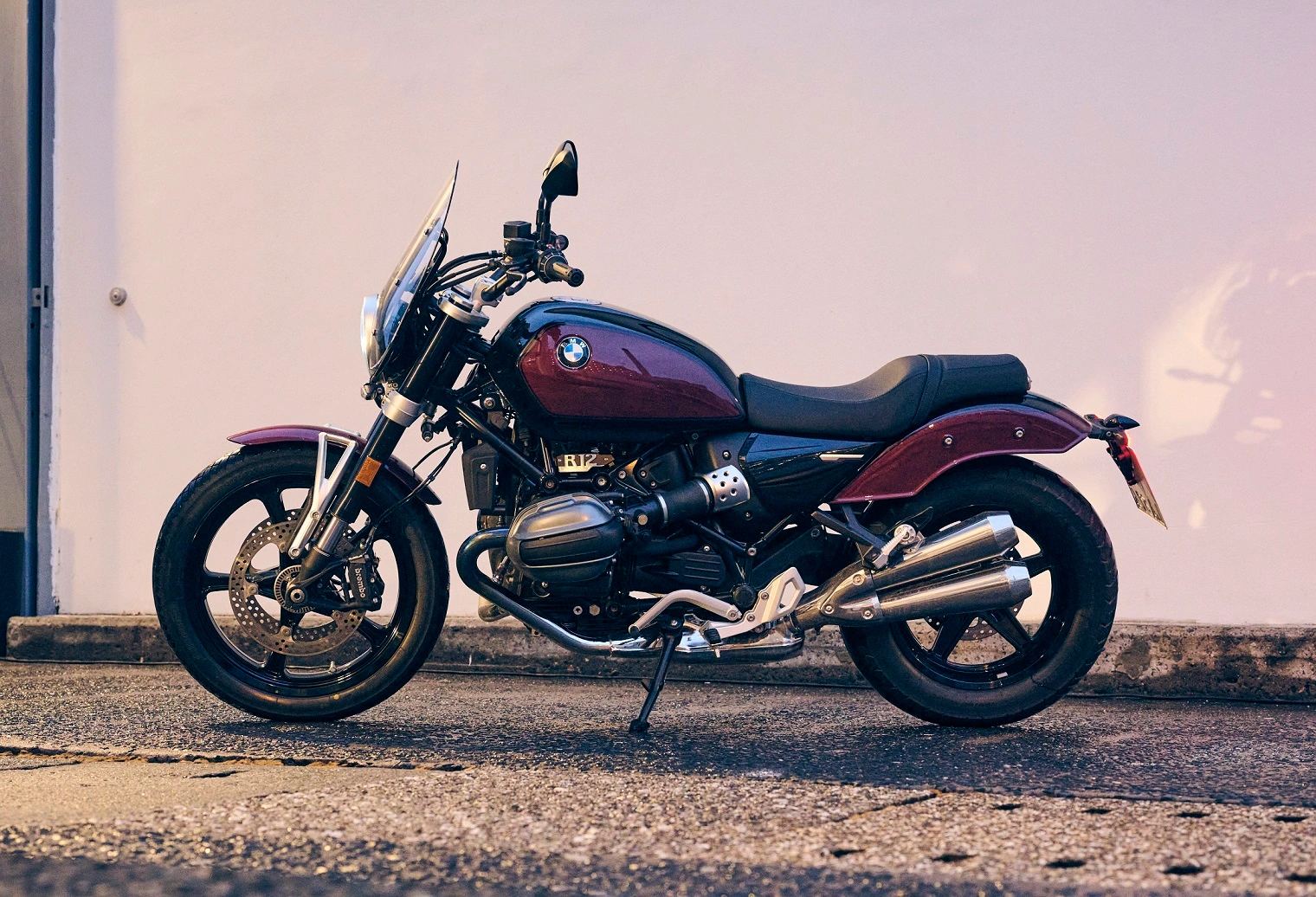 BMW lança duas novas motos: R12 e R12 NineT | Webmotors