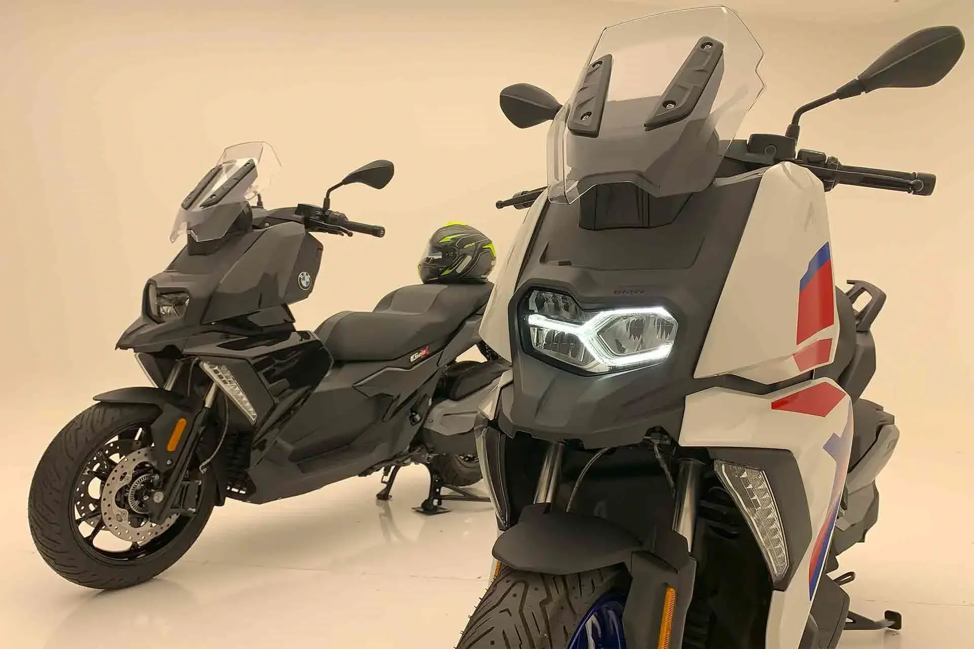 Aceleramos a surpreendente scooter BMW C 400 X | Webmotors