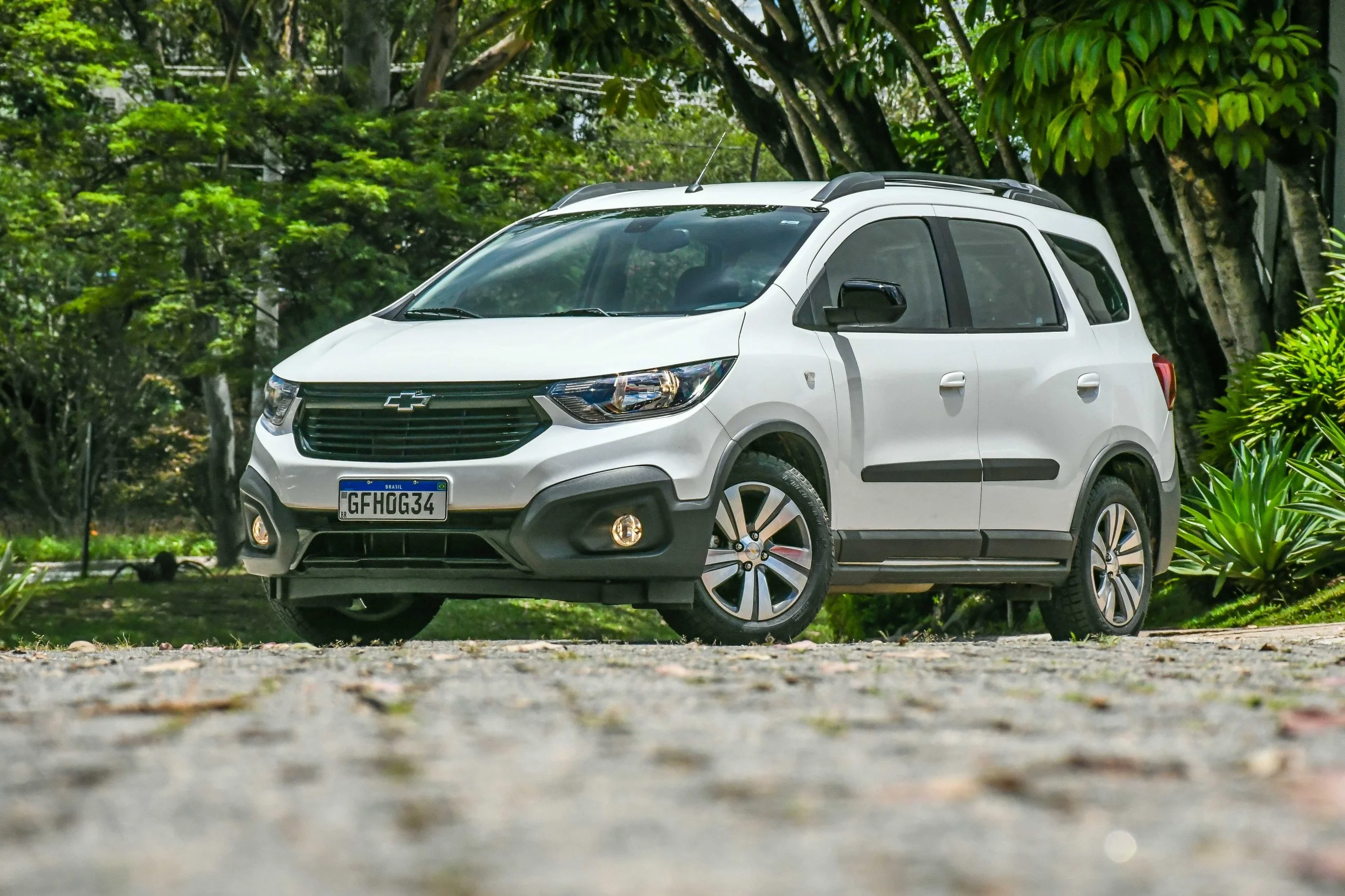 Chevrolet divulga primeiras imagens oficiais da nova Spin