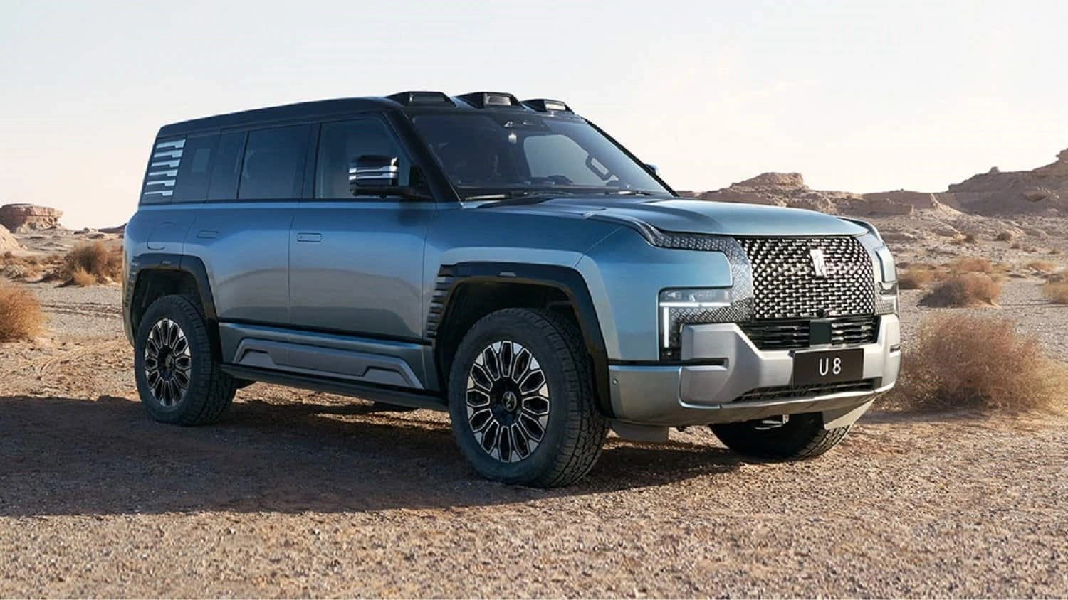 BYD U8: SUV gira no próprio eixo e flutua na água | Webmotors