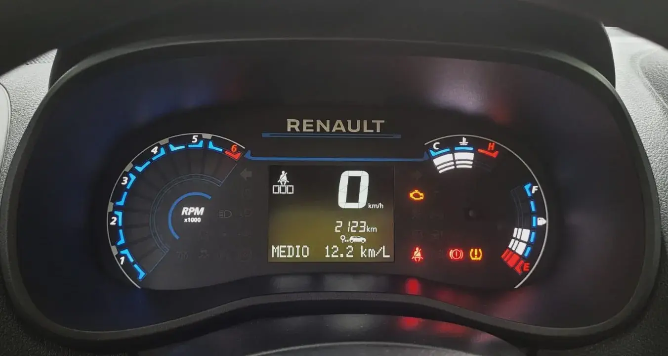 Renault Kwid básico é honesto e consumo de combustível impressiona