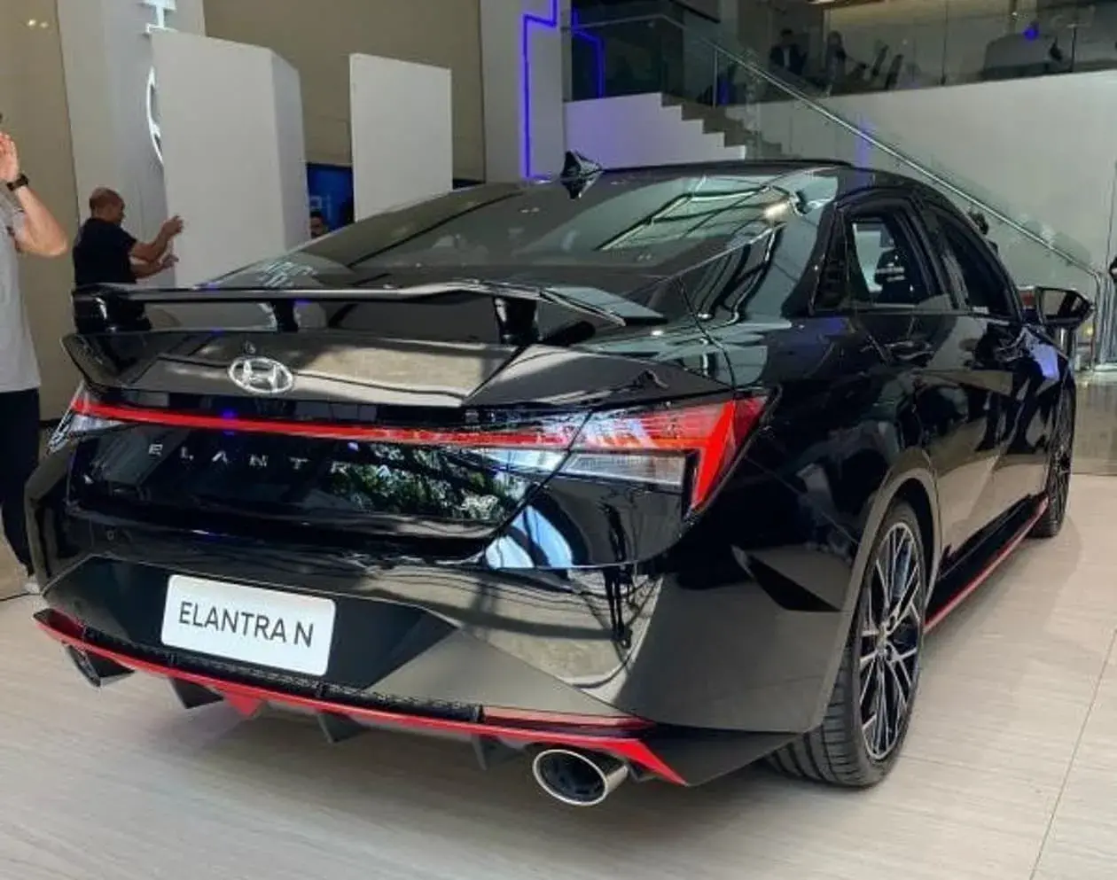 Novo sedã da Hyundai de 280 cv é visto em SP; será que está a caminho ...