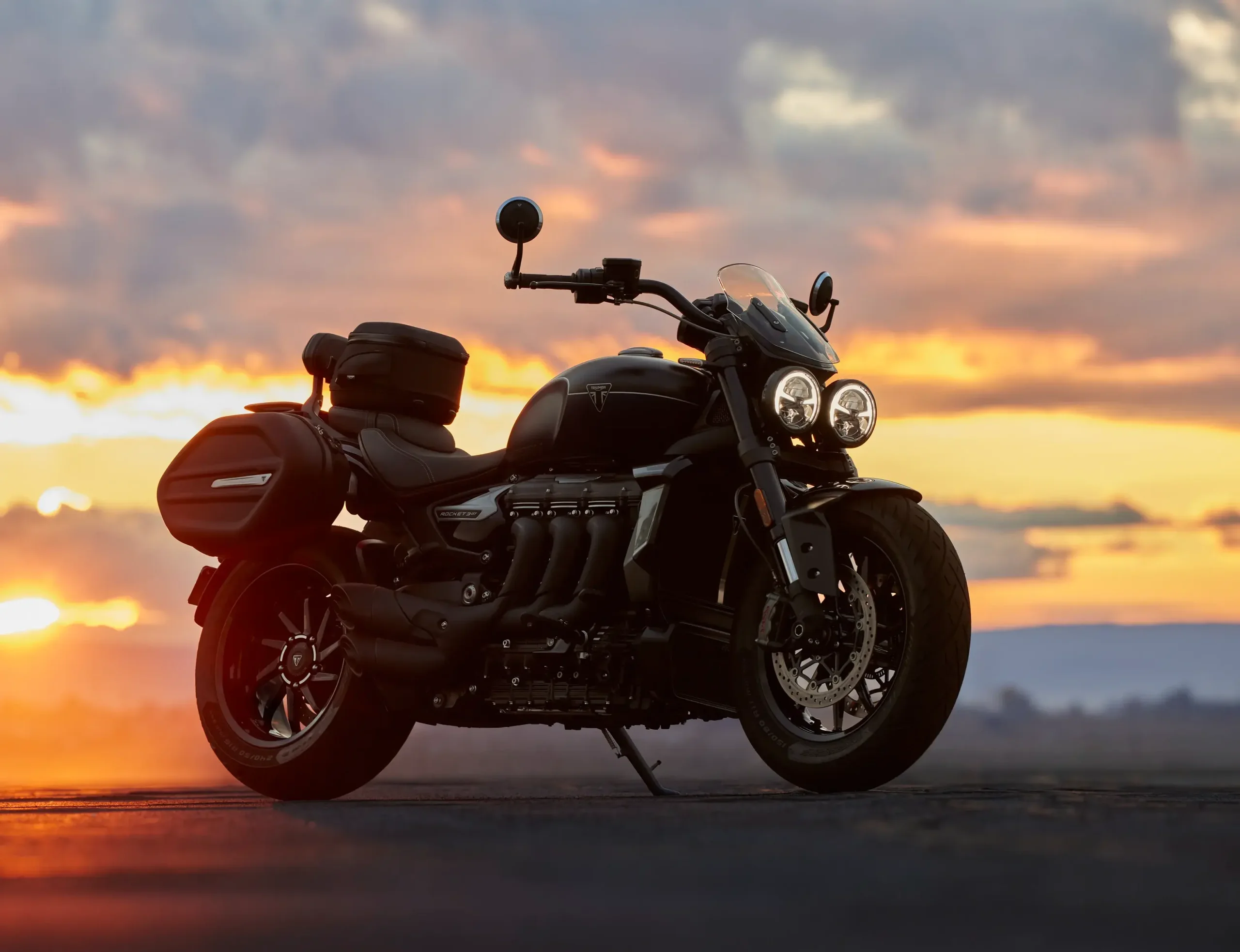 Triumph aposta na tempestade perfeita com as novas Rocket 3 Storm ...