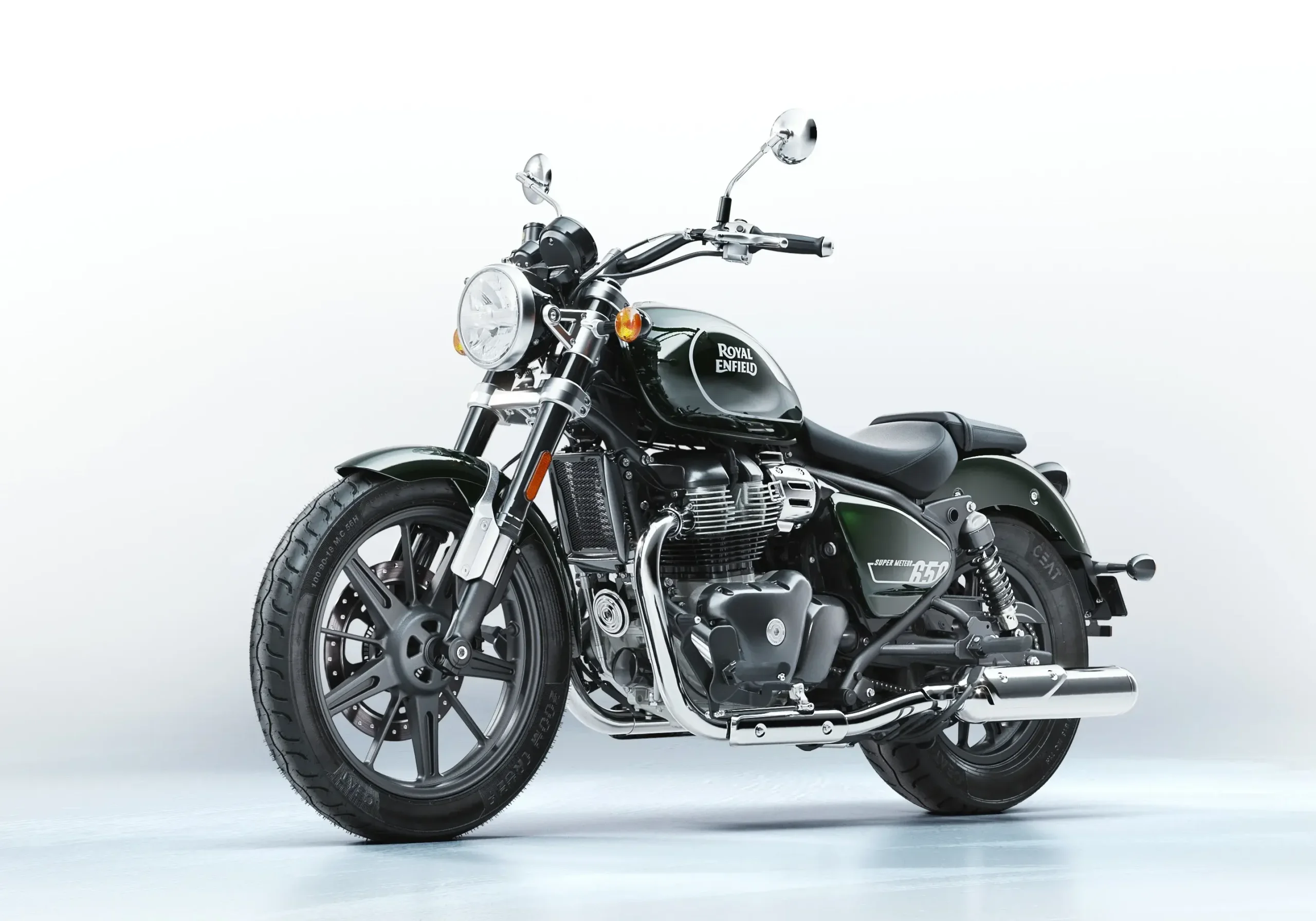 Super Meteor 650: cada vez mais perto das lojas