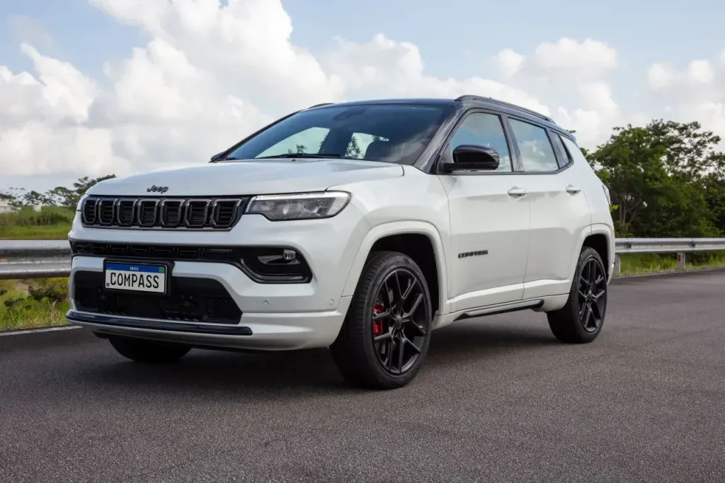 Jeep revela detalhes do Grand Cherokee Trackhawk