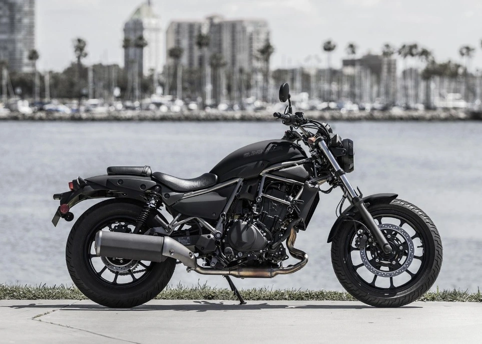 Kawasaki Eliminator 500 já tem data para chegar às lojas no Brasil