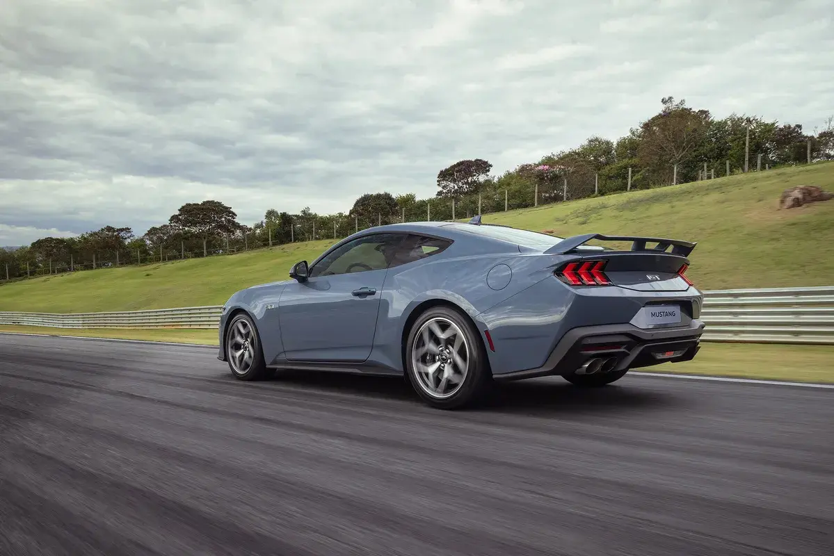 Teste: Ford Mustang GT Performance vai fazer você desistir de Porsche e BMW