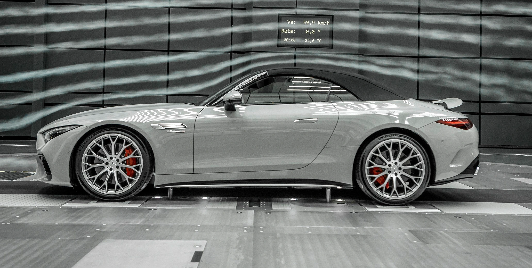 Mercedes-AMG conversível chega por R$ 1,6 milhão