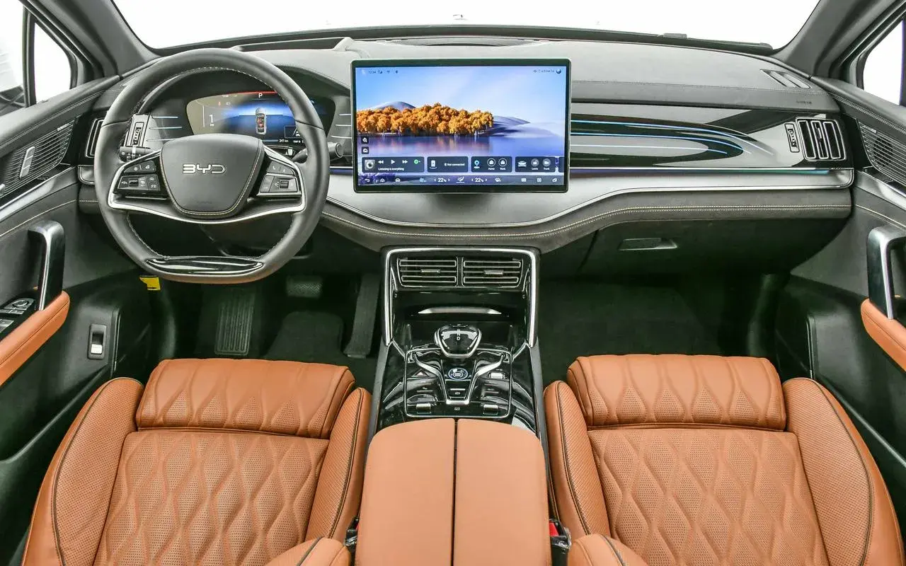 Teste: BYD Tan 2025 mudou para melhor; ainda vale a pena?