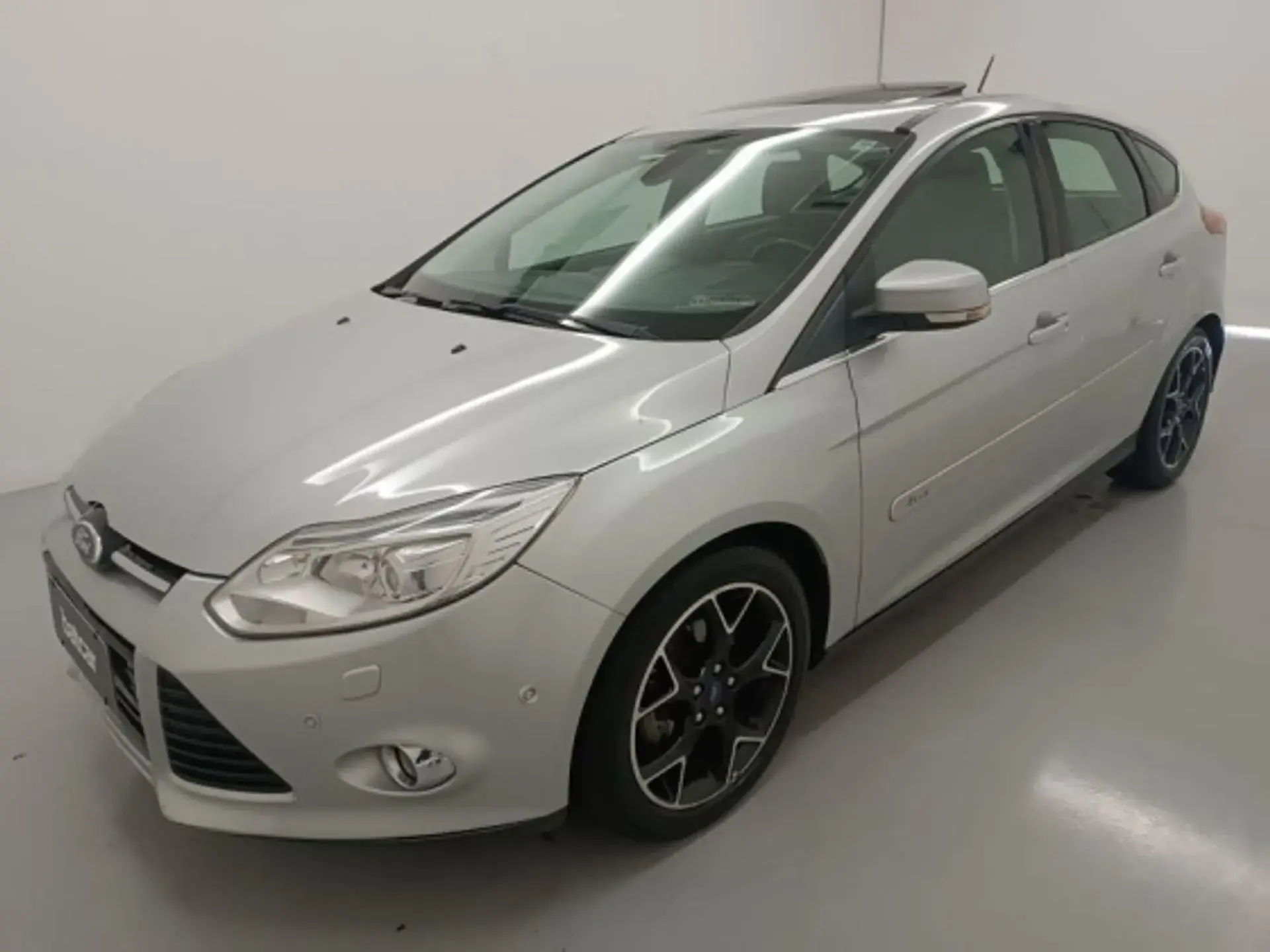 5 carros usados com teto solar por menos de R$ 50 mil