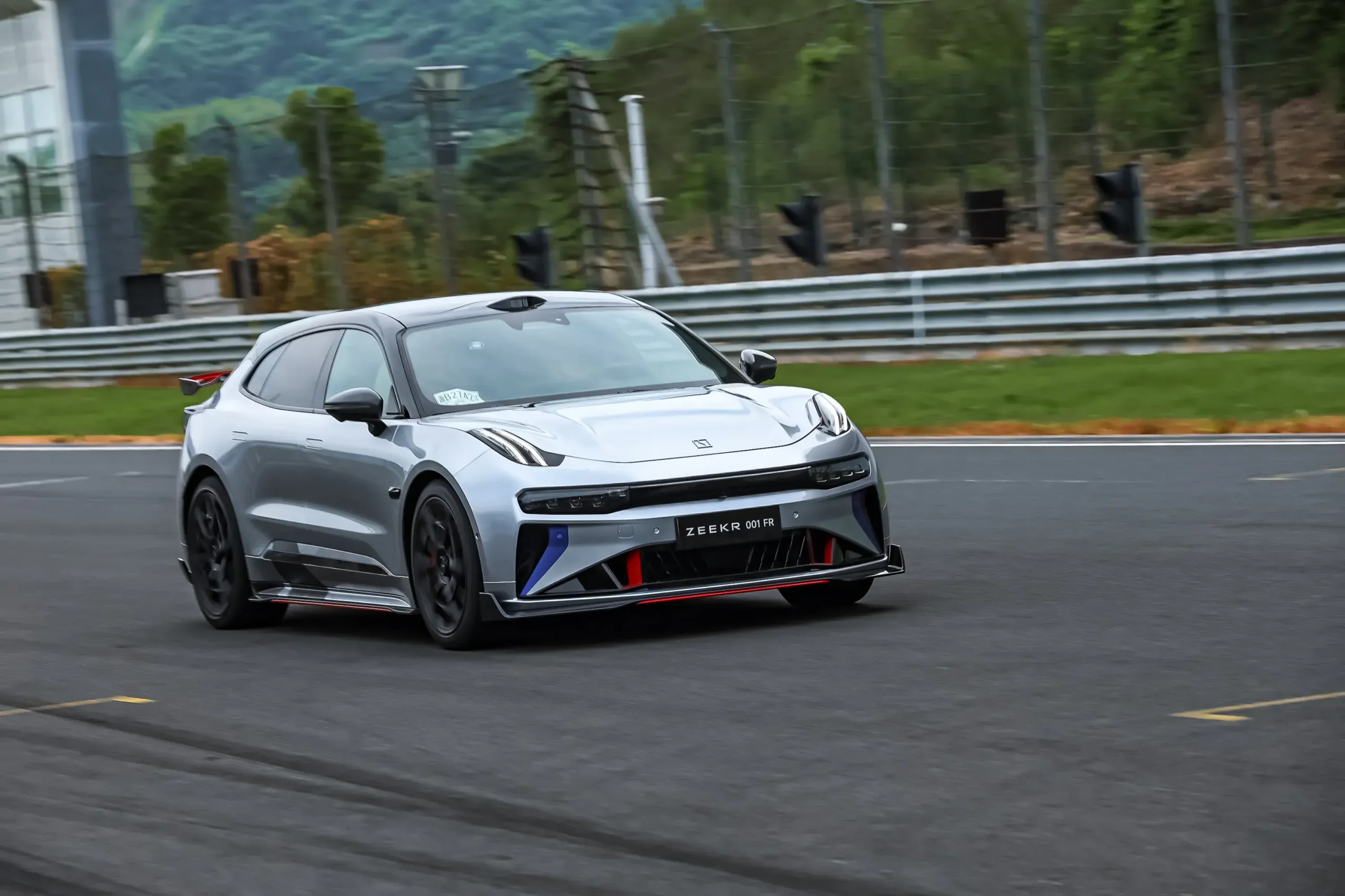 Zeekr 001 FR: veja como foi a experiência de dirigir um carro elétrico de 1.265 cv