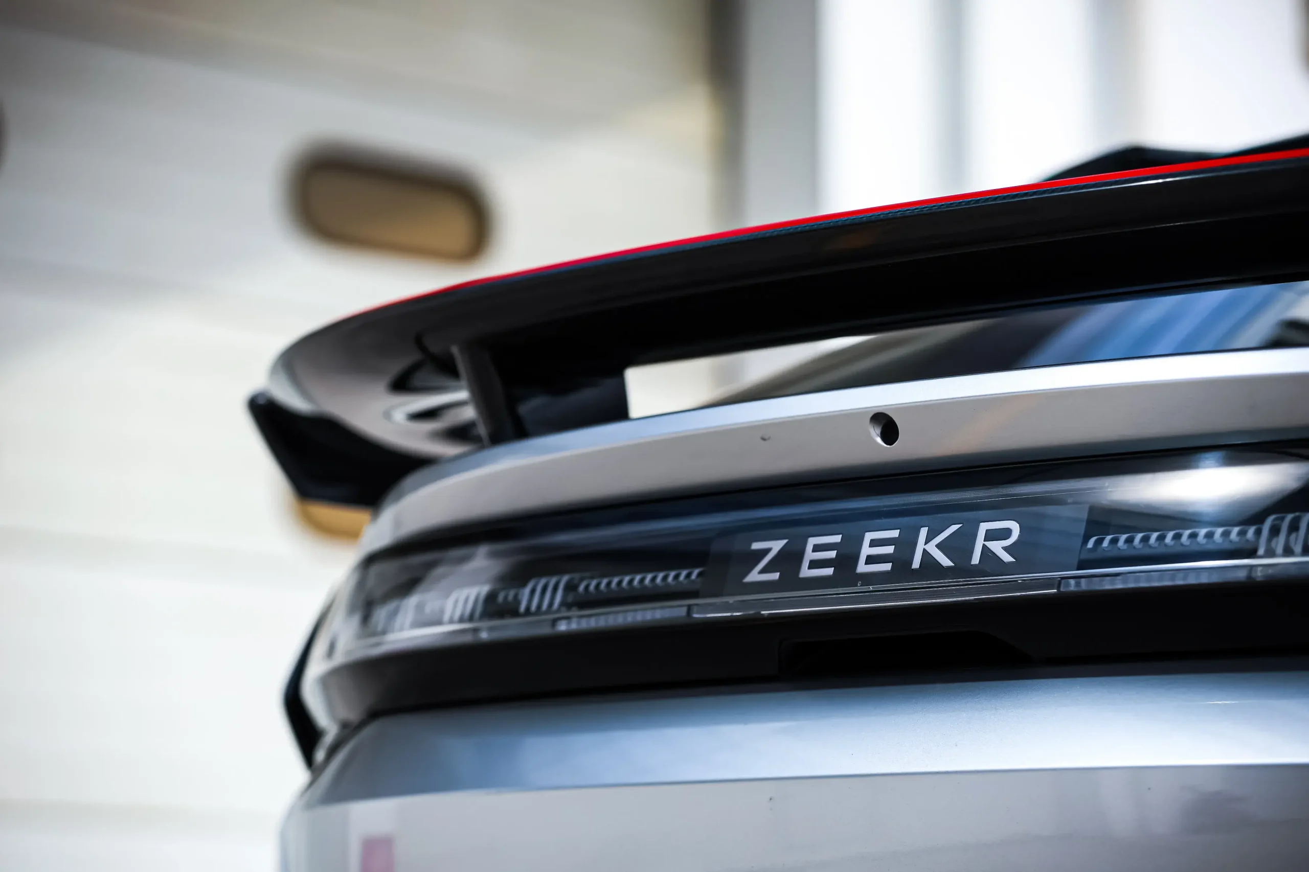 Mais uma chinesa: Zeekr confirma data para chegar ao Brasil