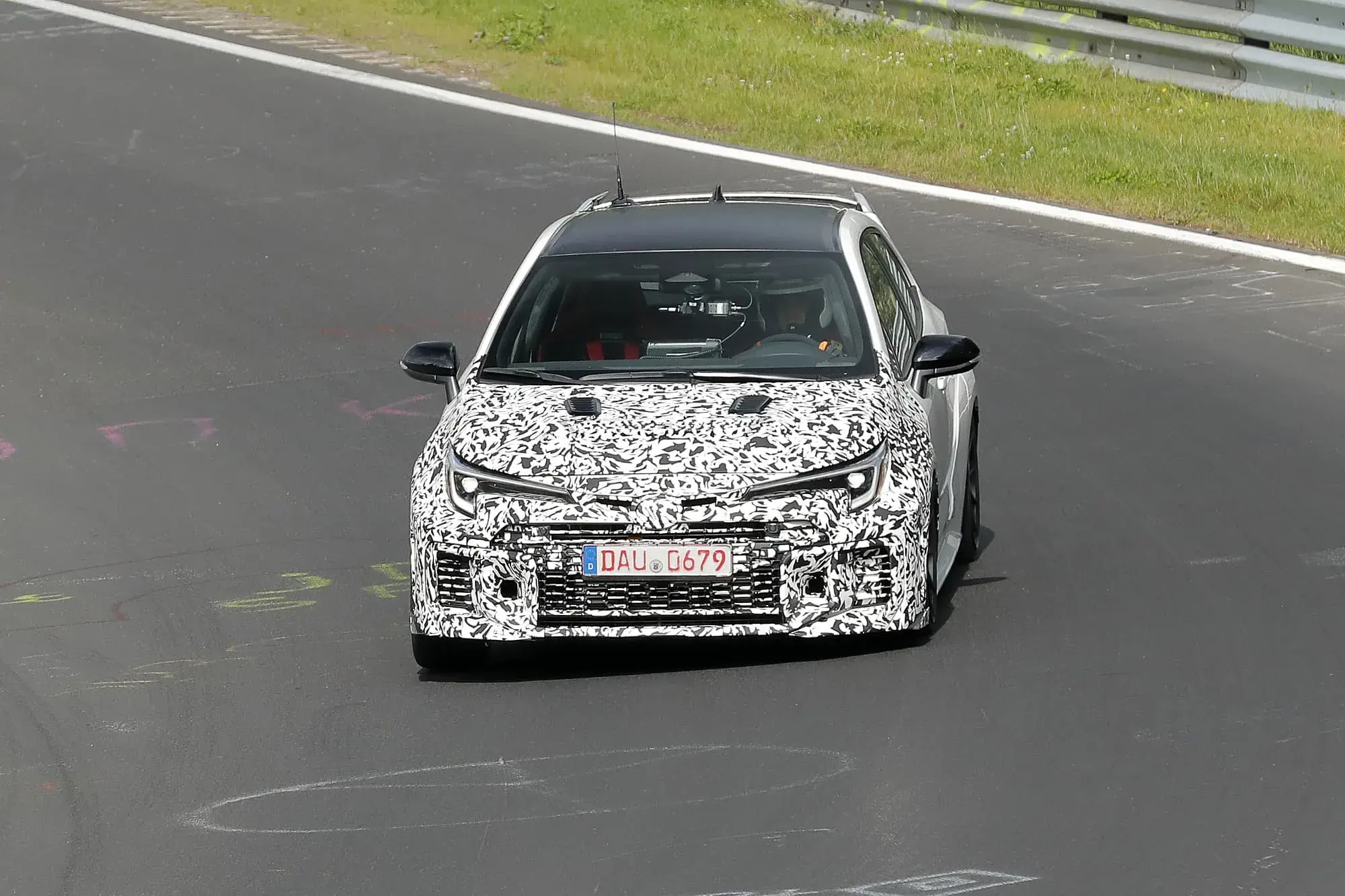 Segredo: Toyota GR Corolla é flagado em sua versão mais insana