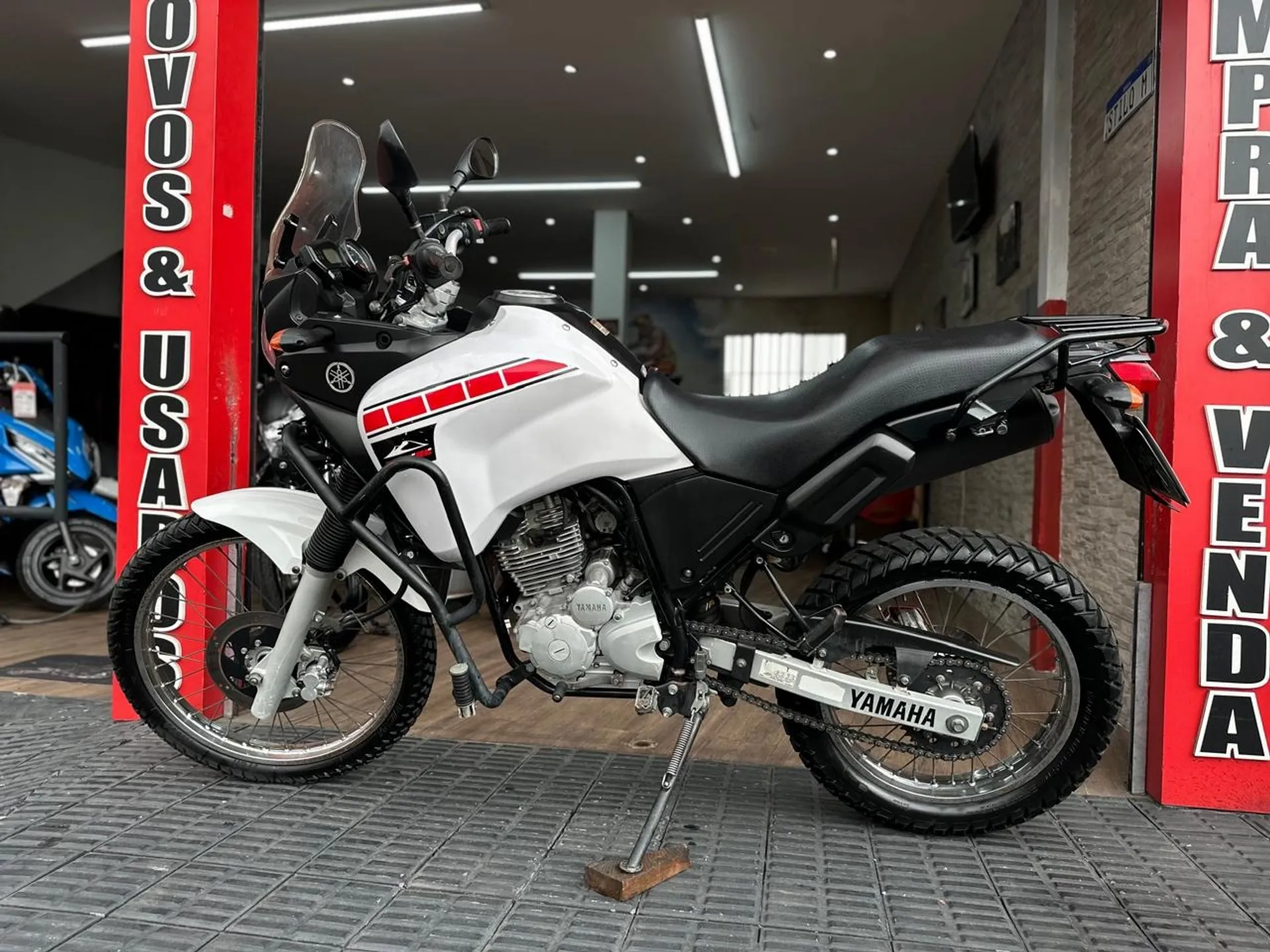 Yamaha Ténéré 250 é boa opção de moto usada versátil que faz 27 km/l e ...