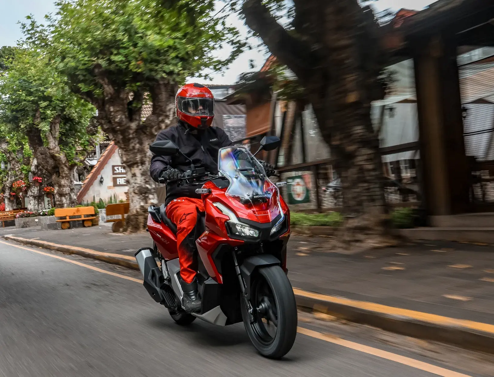 Que mudança! Honda ADV fica mais forte, equipado e eficiente