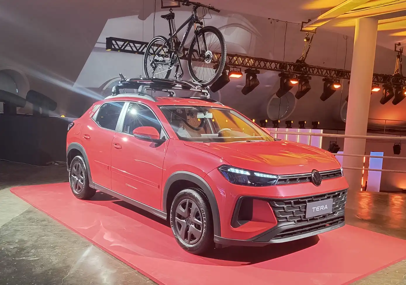 Volkswagen Tera vs. Polo Track – qual modelo até R$ 100 mil é melhor?